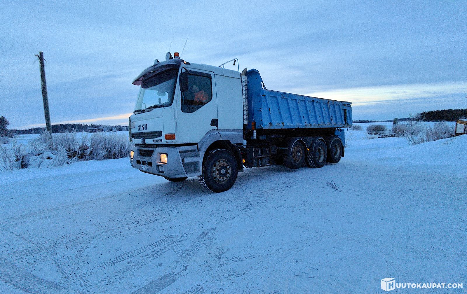 Kuorma-auto Sisu E11M 8X4 vaijerilaitteilla, vm. 2000, Loimaa | Huutokaupat.com