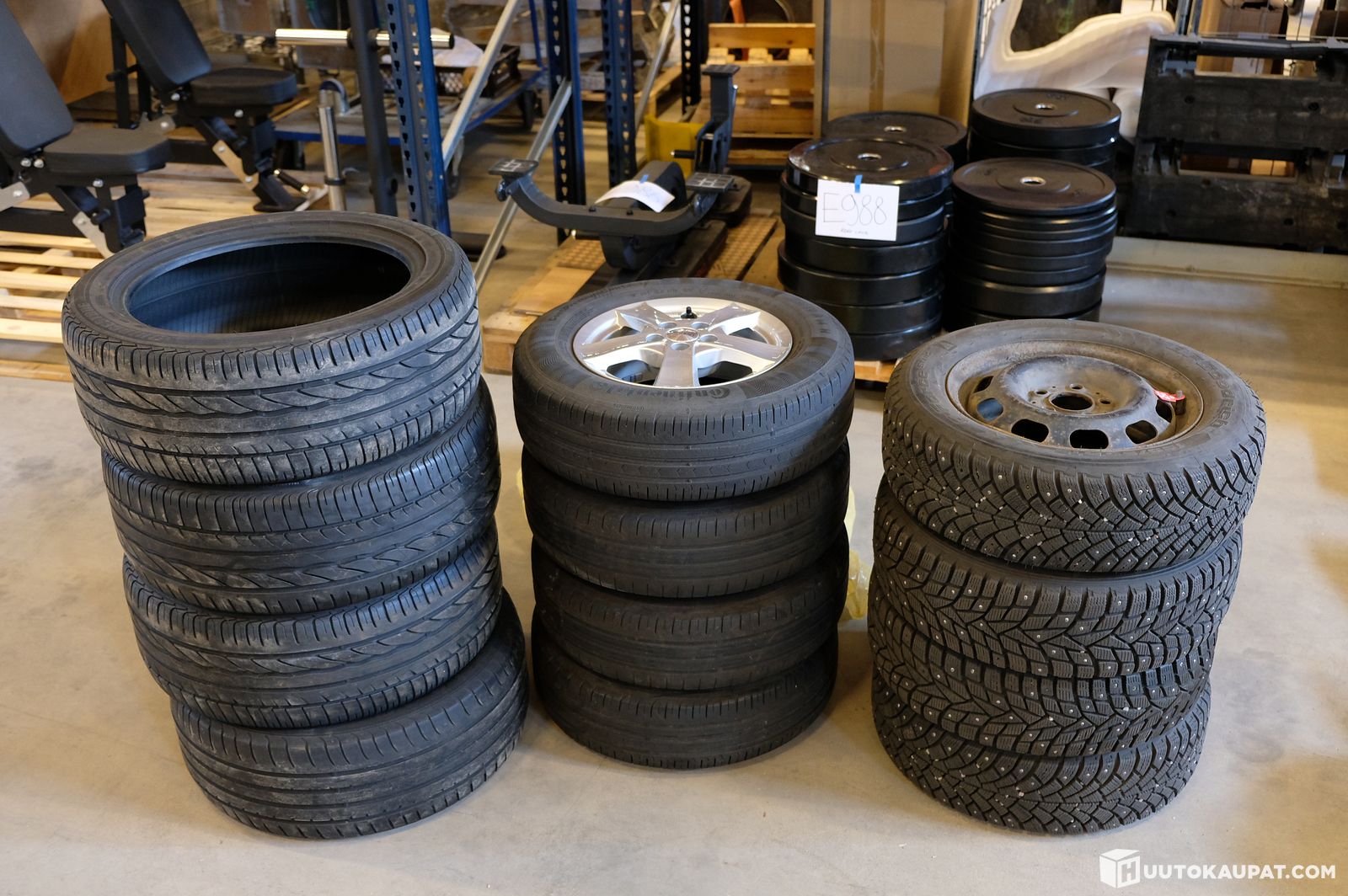 Renkaat / 3 settiä (HG7) Haavi Global Oy konkurssipesä (3109129-1), Kirkkonummi | Huutokaupat.com