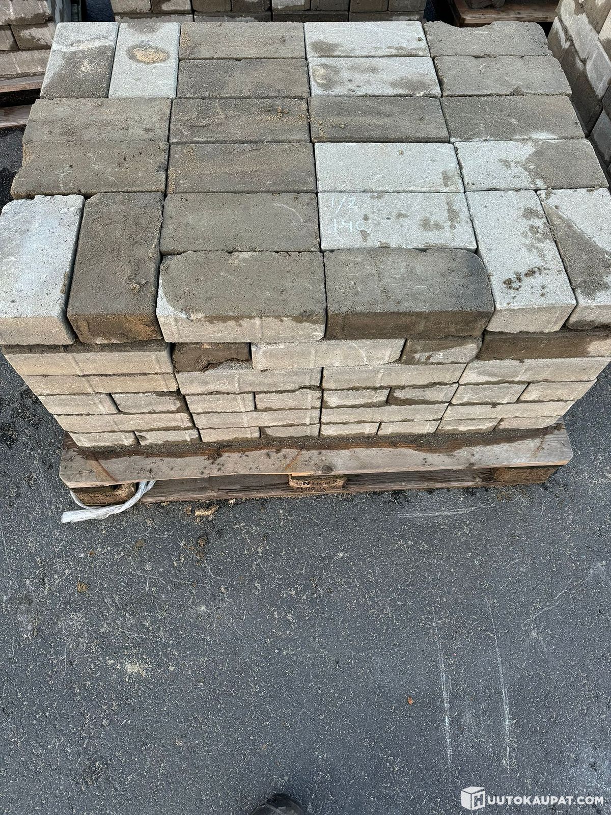 Pihakivet Erä 1/2 n.140kpl, Kuortane | Huutokaupat.com