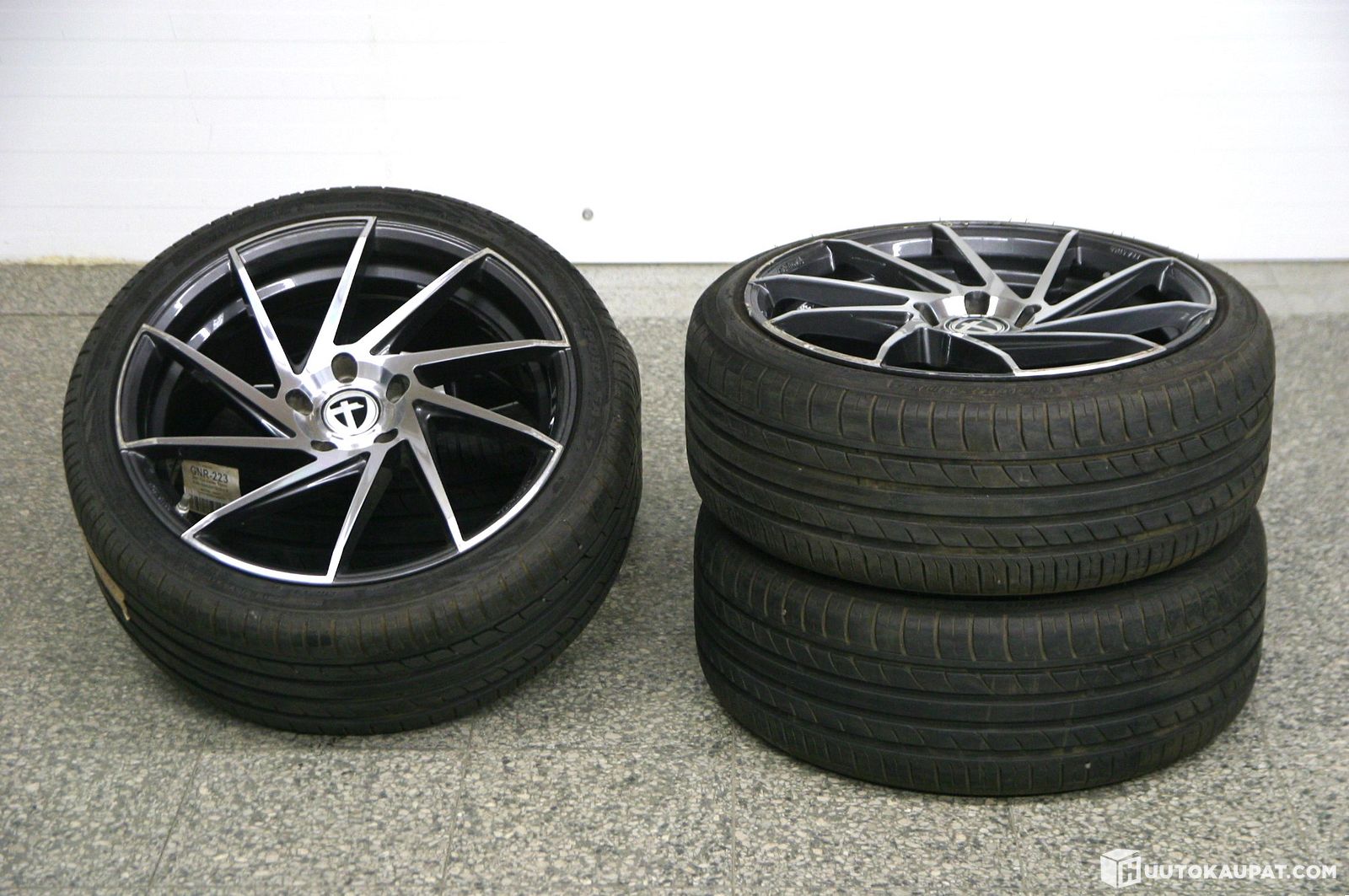 SCC varastopoisto: Tomason vanteet 225/40 ja 255/35 R19 kesärenkailla ...