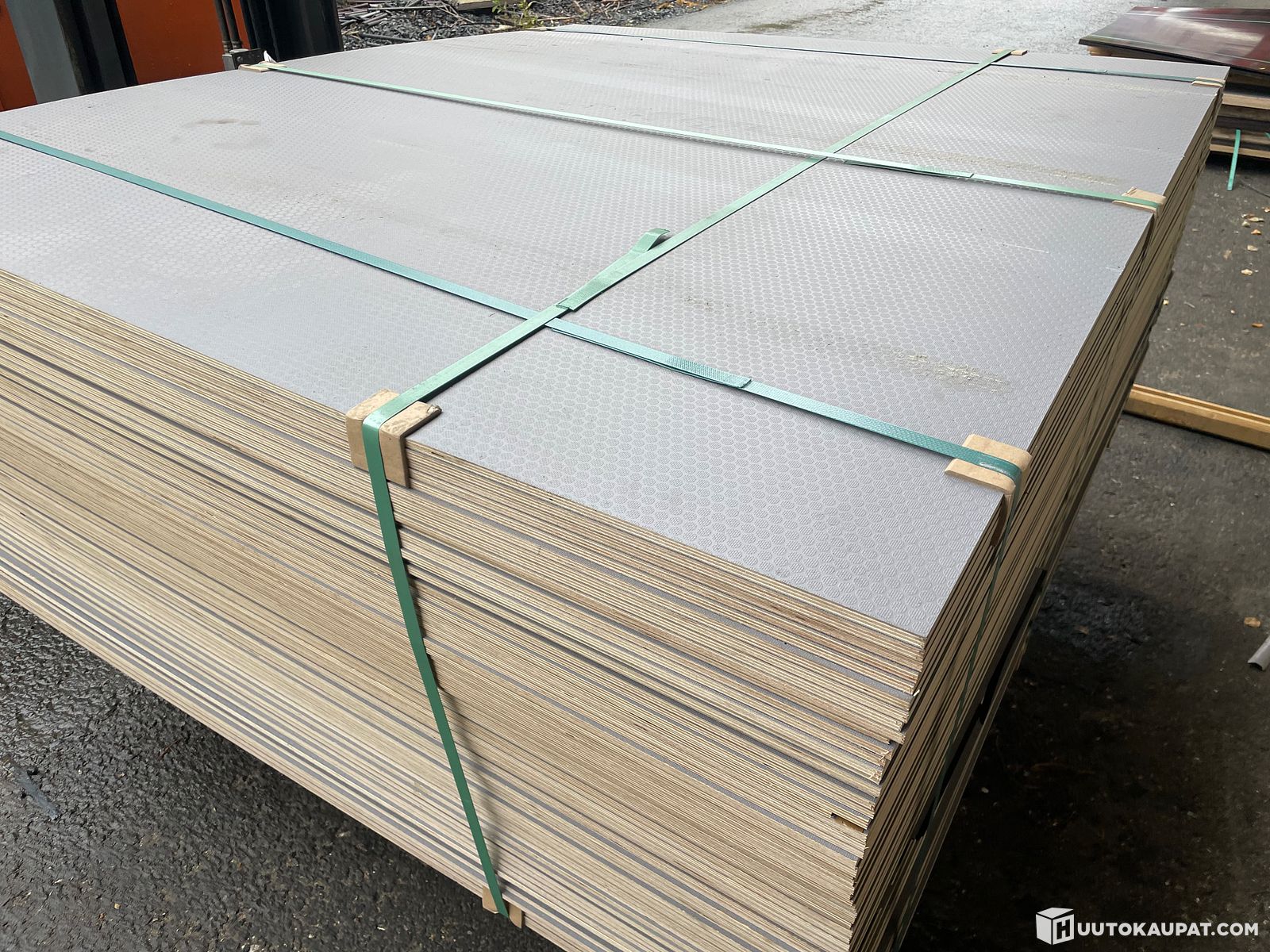 9mm filmivaneri harmaa crown n.28,2m2, Valkeakoski | Huutokaupat.com