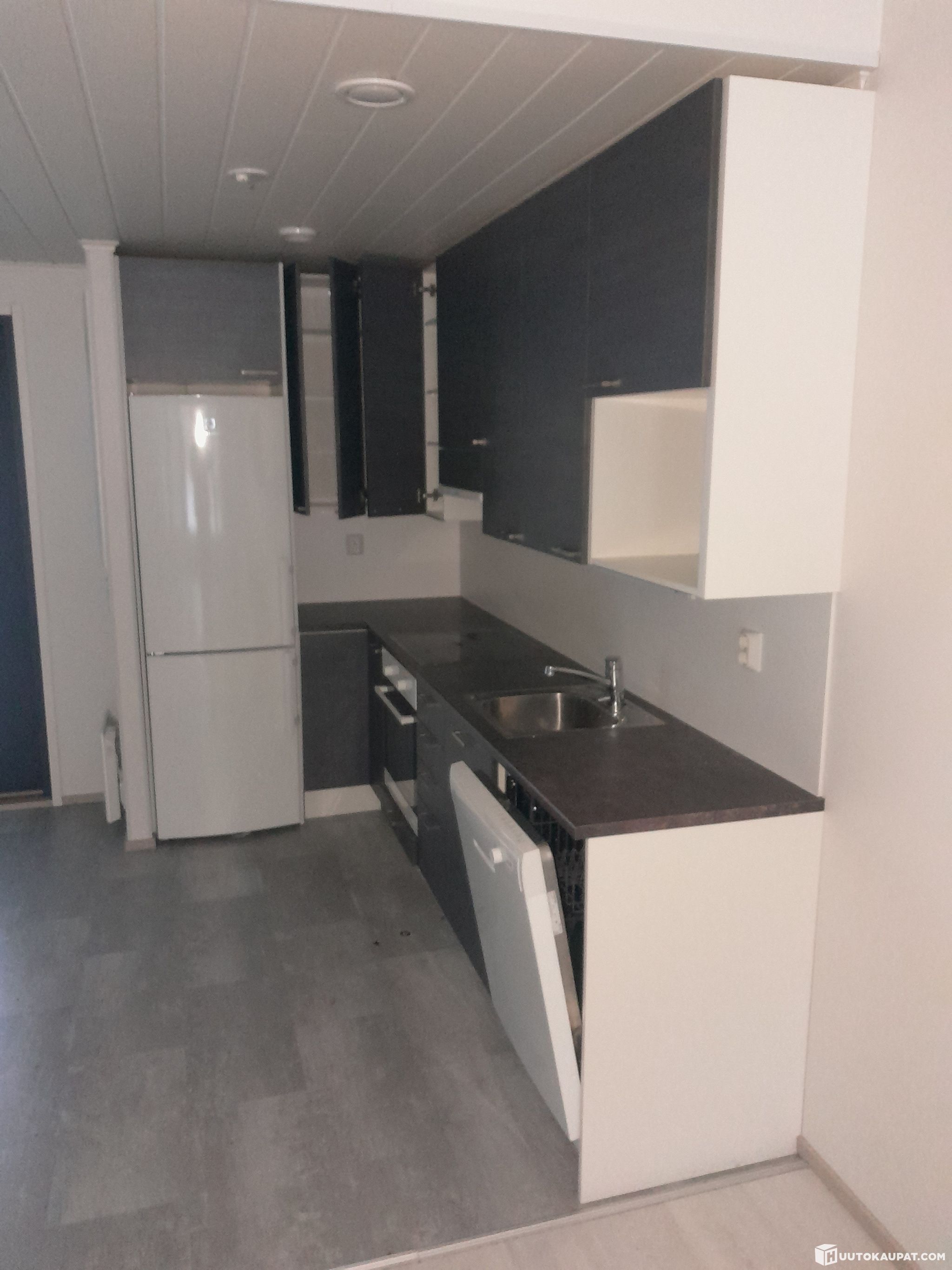 Rivitalohuoneiston kalusteet 2017 as 12, Uusikaupunki | Huutokaupat.com