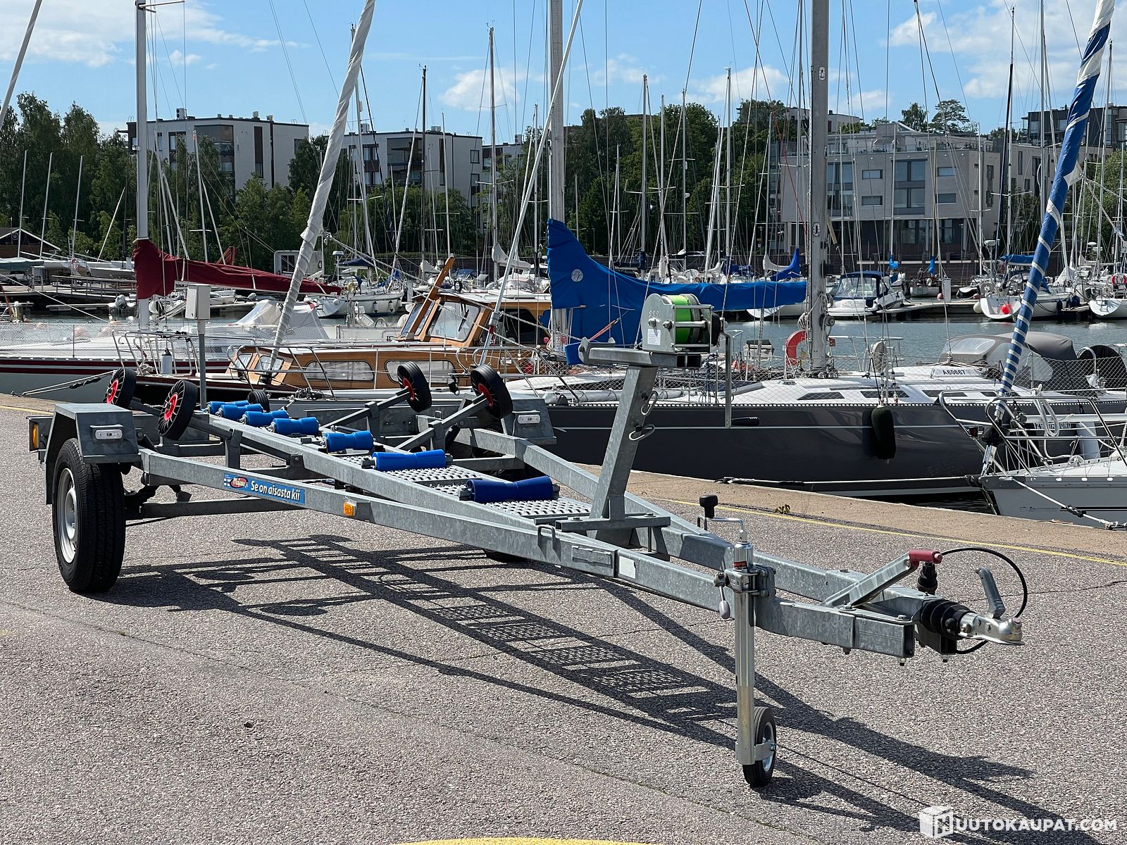 Uudenveroinen MAJAVA venetraileri 1300kg, Espoo | Huutokaupat.com
