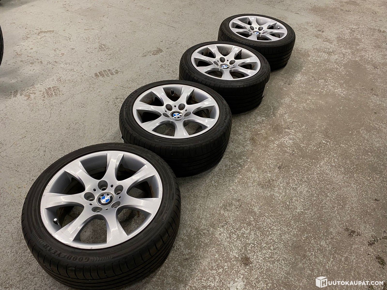 BMW 5x120 225/45R17 KESÄ Vanteet ja renkaat, Jyväskylä | Huutokaupat.com