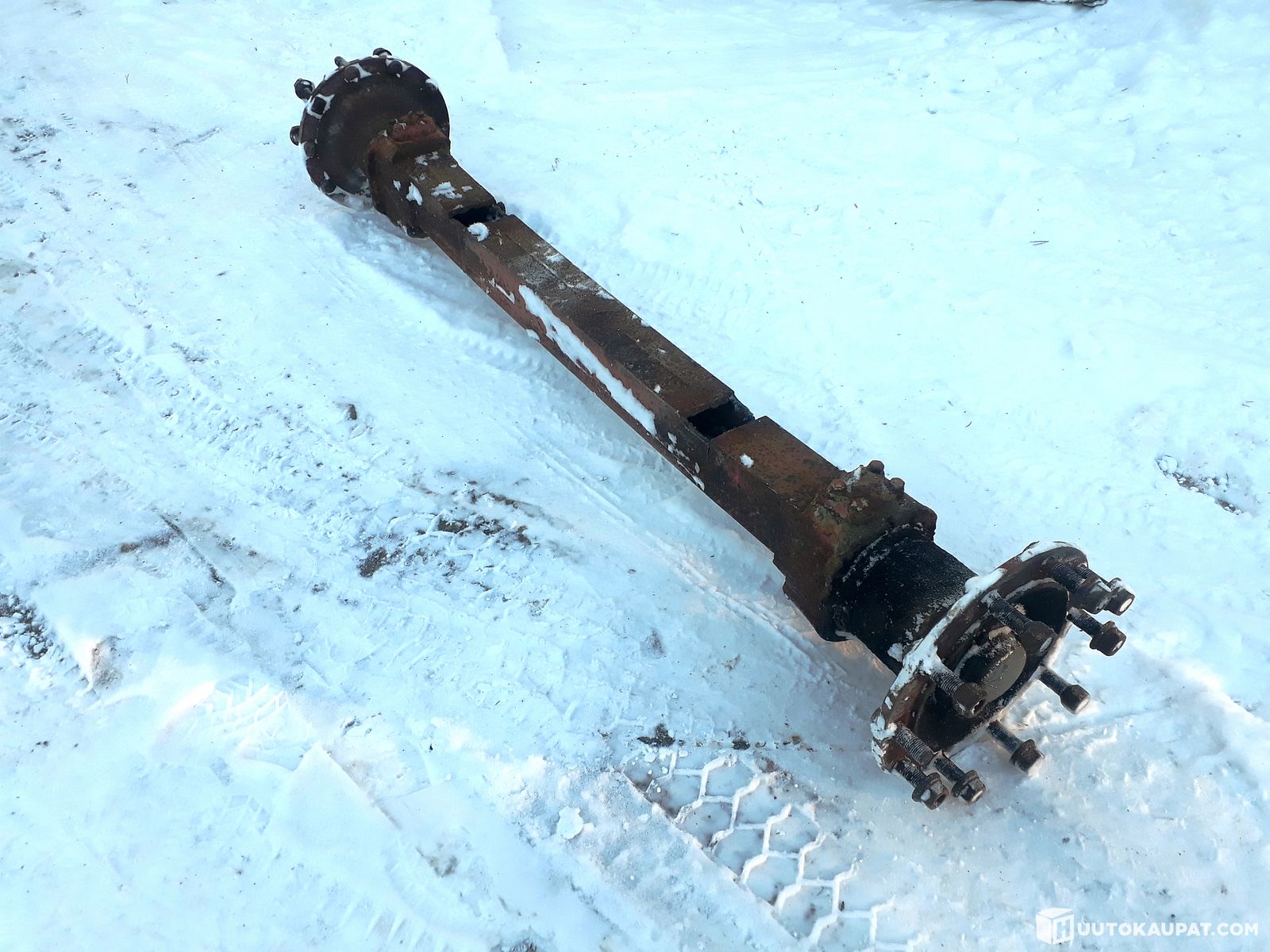 Trailer axle with Euro bolt pattern, Oulainen | Huutokaupat.com