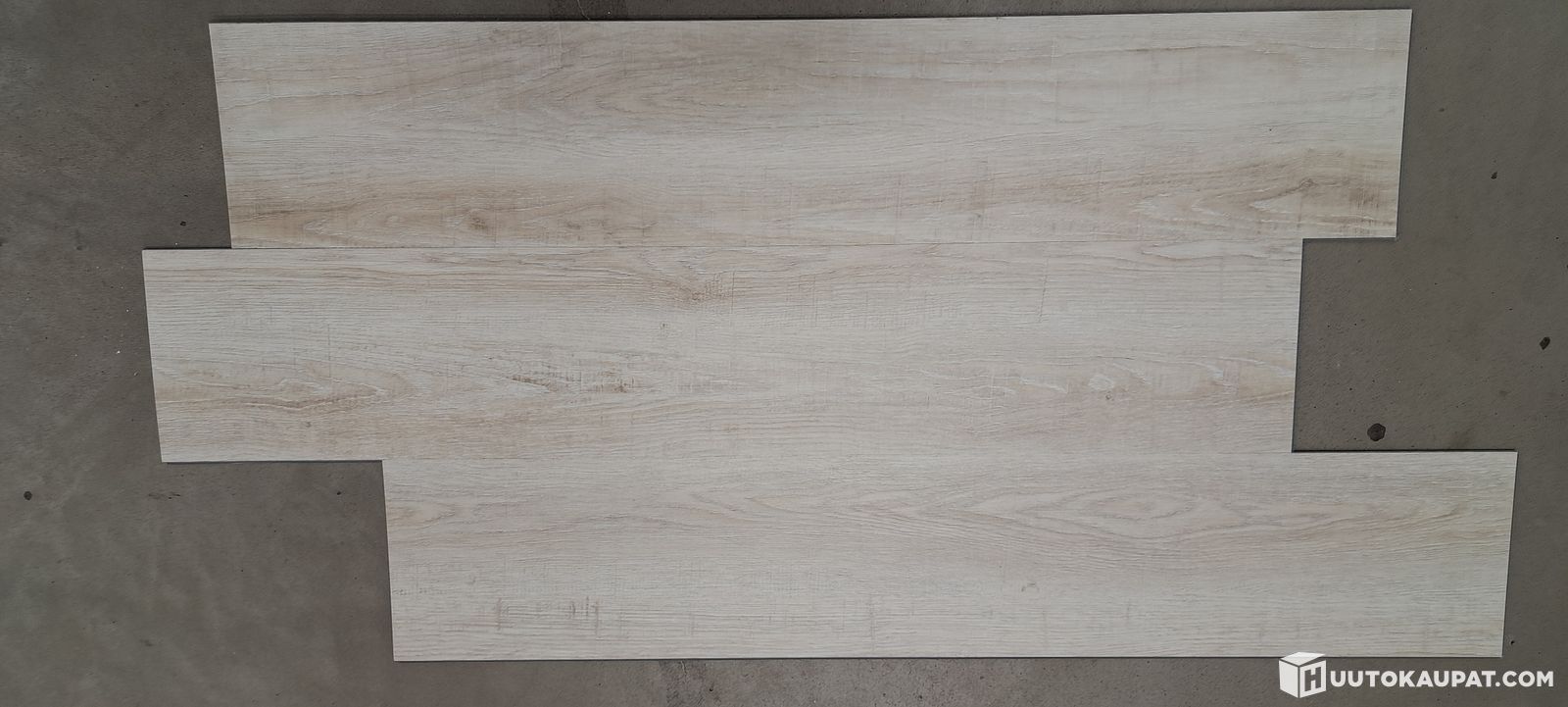 Vinyylilankku vaalea tammi 104-7 erä, Keuruu | Huutokaupat.com