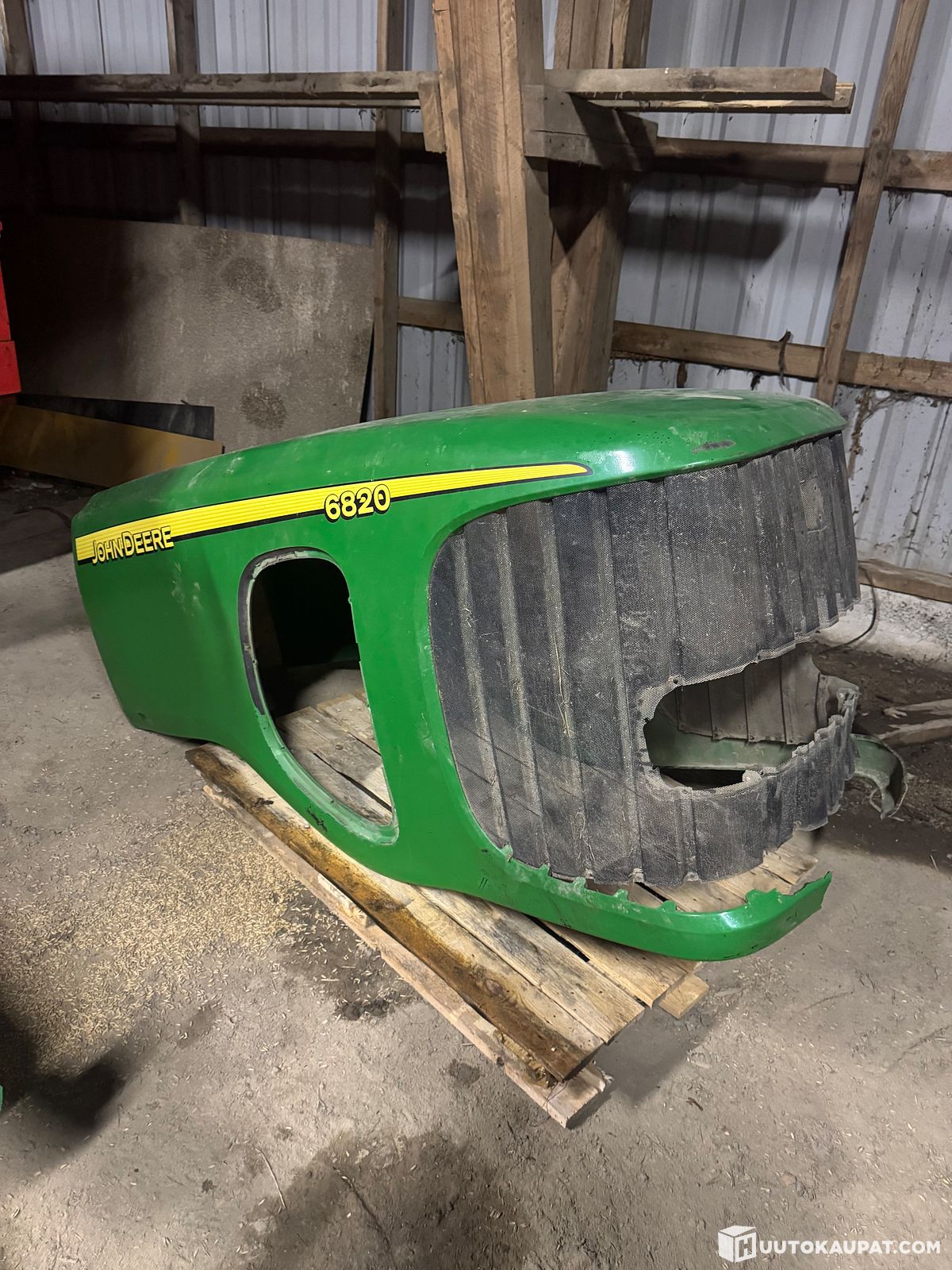 John Deere 6820 bonnet, Vihti | Huutokaupat.com