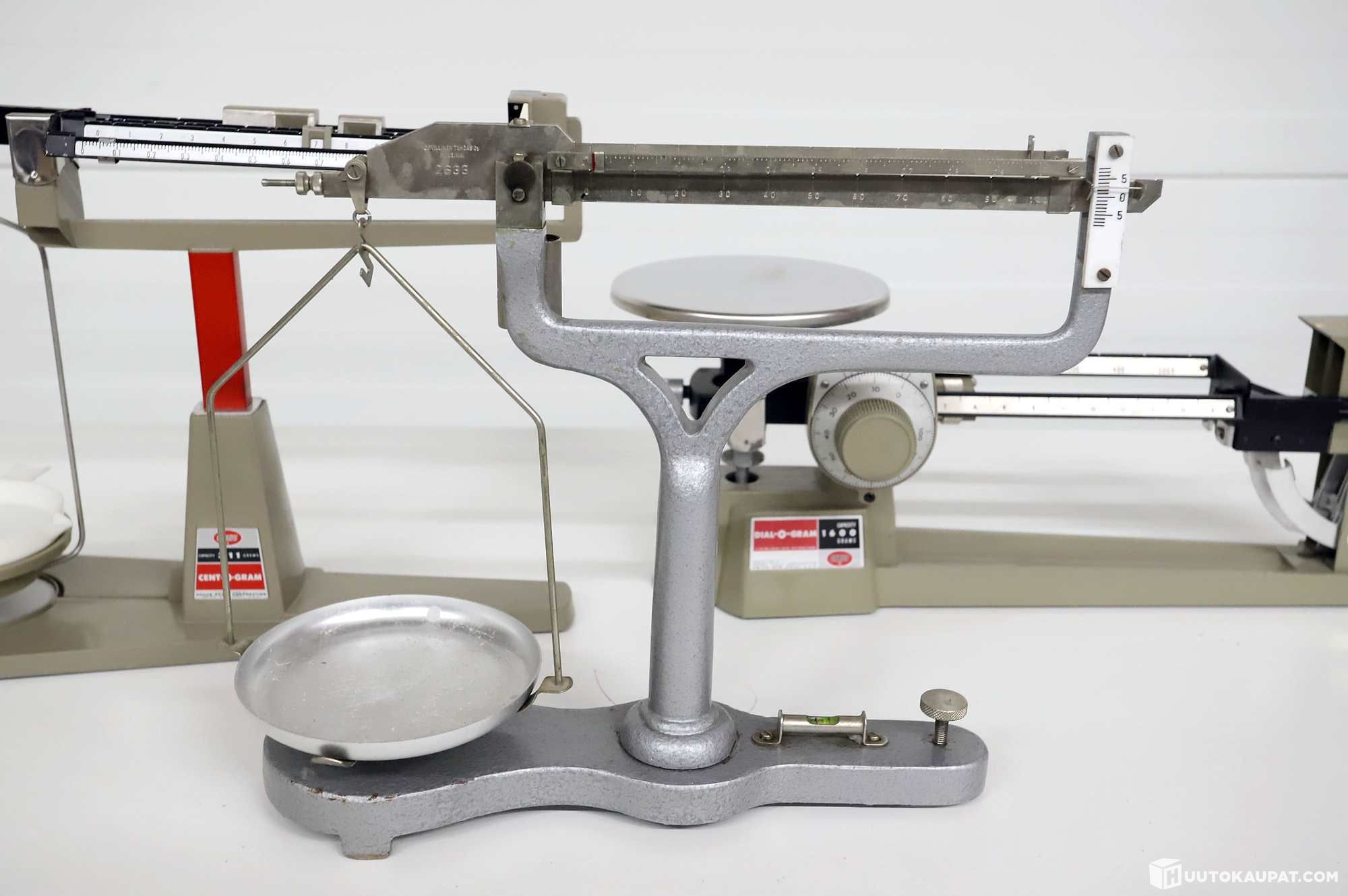 Hienot Ohaus- ja Optillinen Tehdas Oy-vaa'at, 3 kpl. S4935, Hausjärvi | Huutokaupat.com