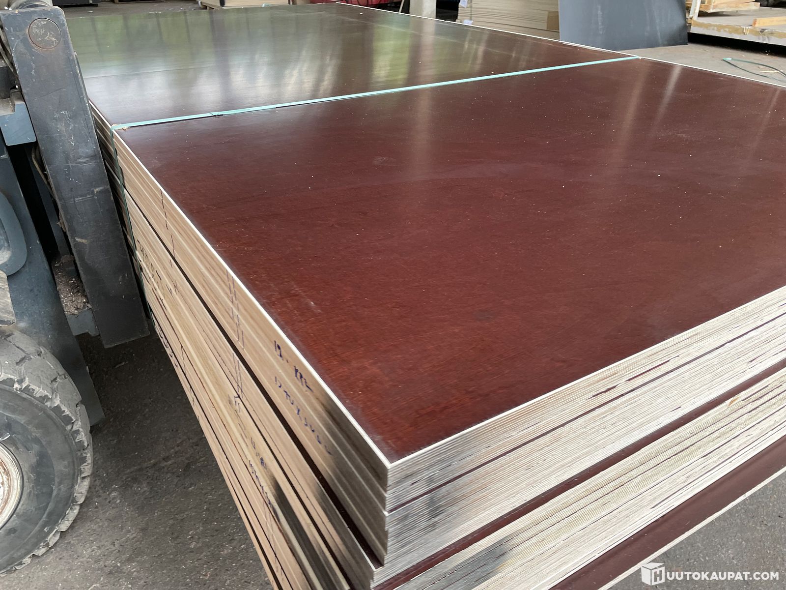 18 mm FILMIVANERI n. 57 m2, erä 12, Lieto | Huutokaupat.com