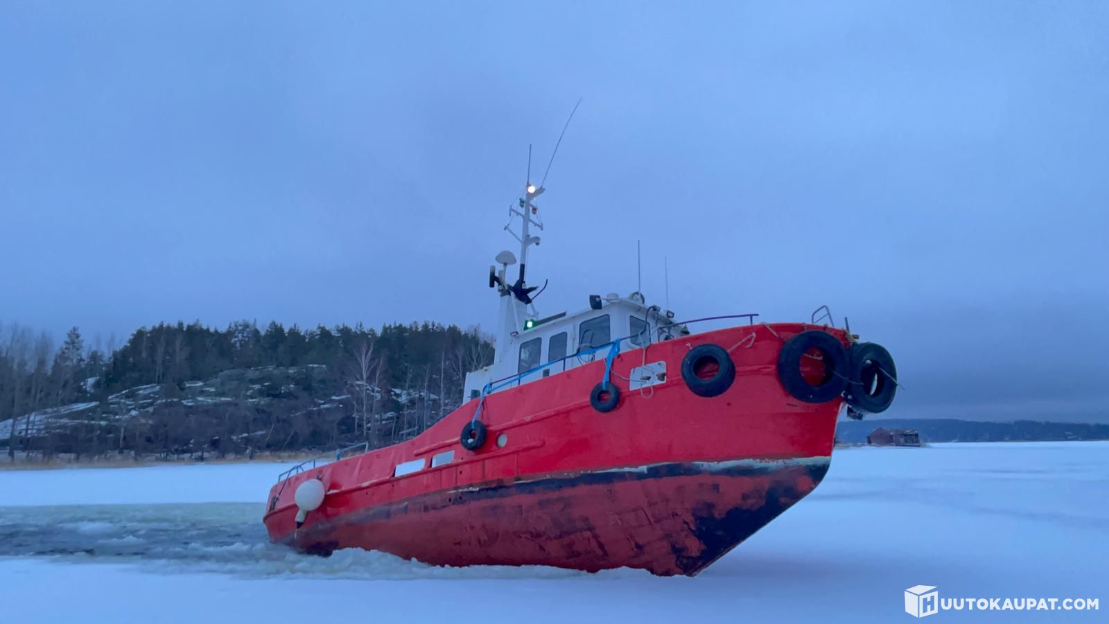 Hinaaja M/S Merilintu. Rauman telakan 1973 valmistama todellinen ...