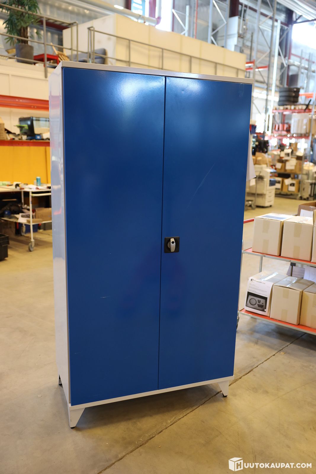 Peltikaappi (238). Aavi Technologies Oy (0549738-6) konkurssipesä ...