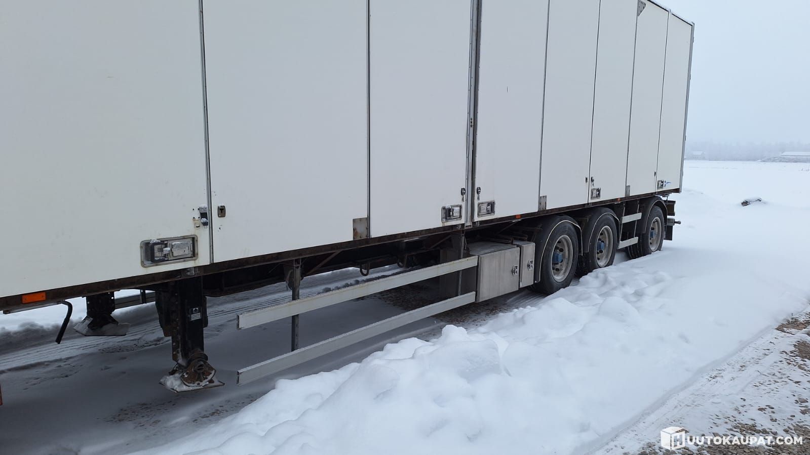 Istrail kokokylkiaukeava 13.5m puoliperävaunu EBS, 2007, Kurikka | Huutokaupat.com