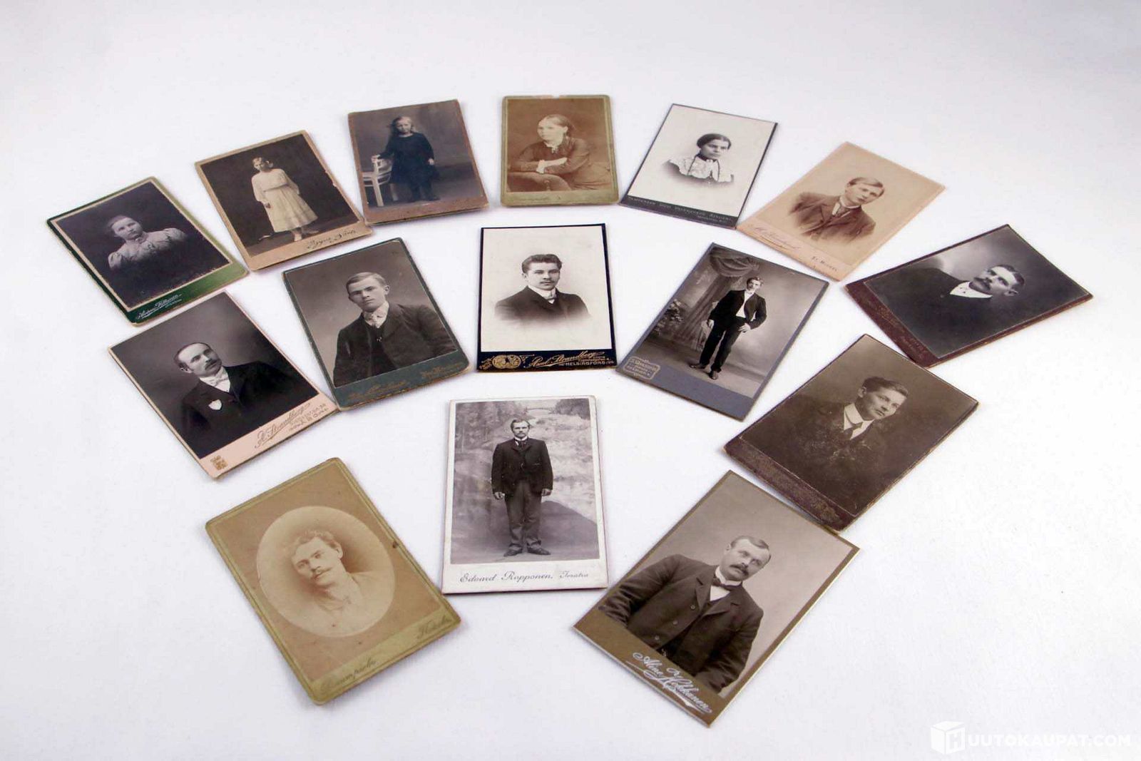 Visiittikortteja 15 kpl. LSL6318, Riihimäki | Huutokaupat.com