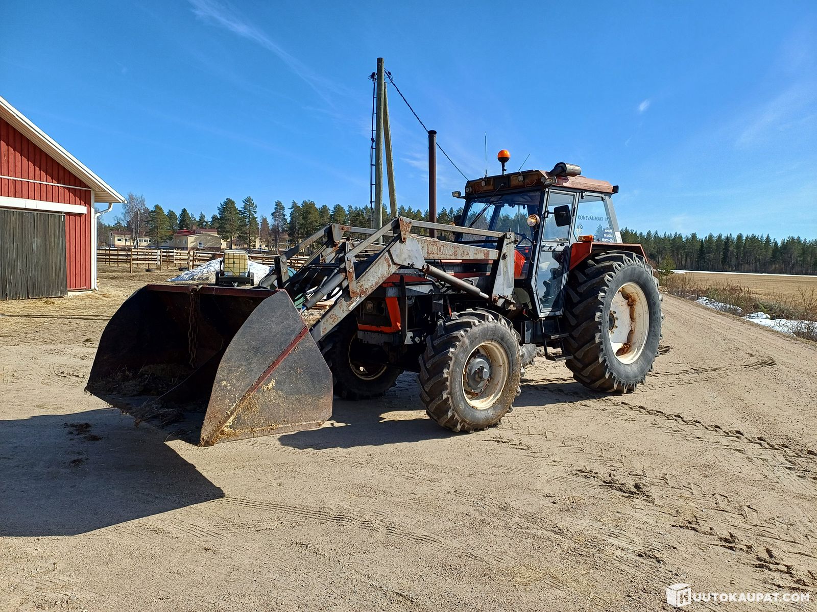Ursus 1224, 1989 traktori etukuormaajalla, Pudasjärvi | Huutokaupat.com
