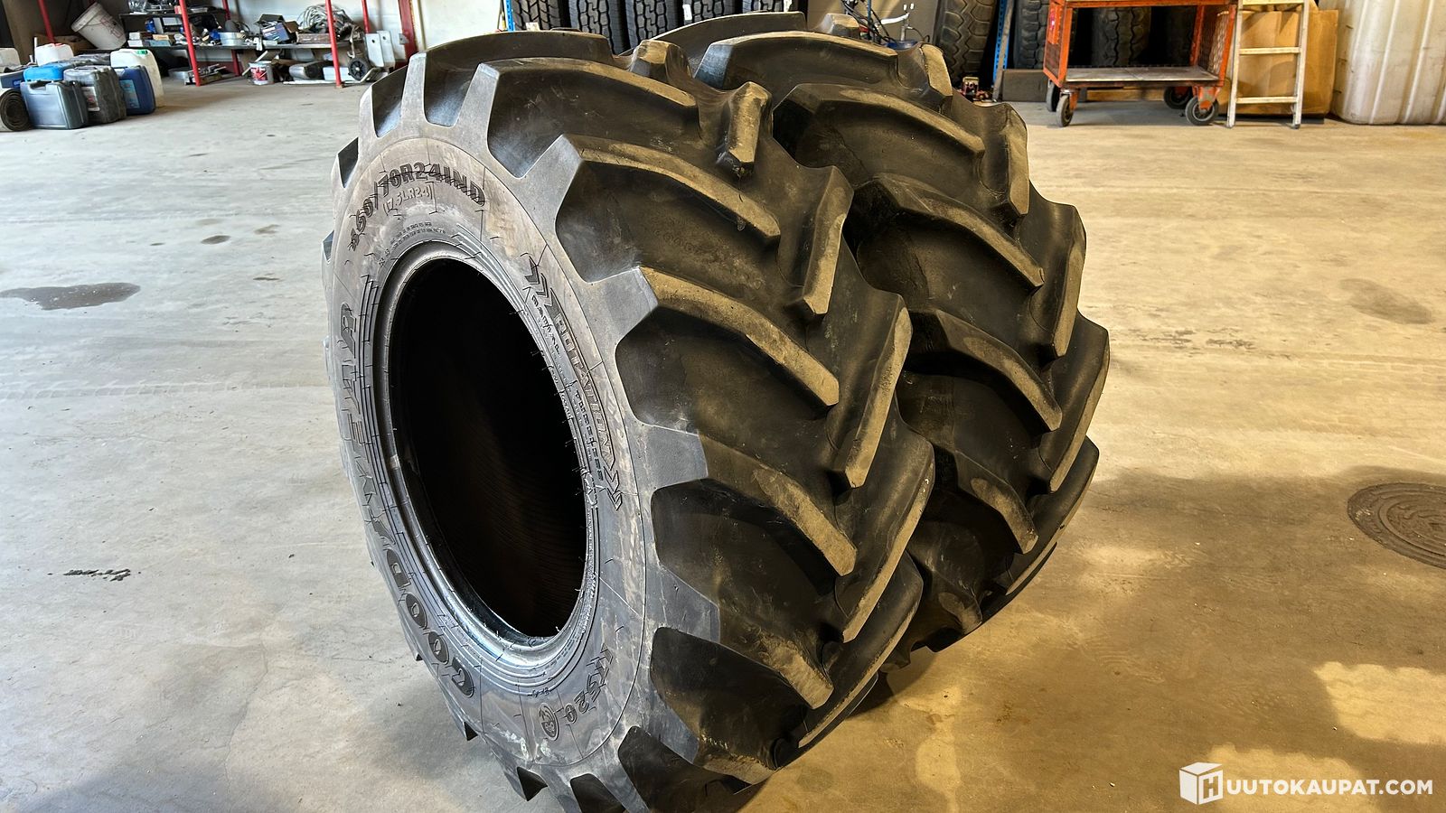 Työkoneen renkaat, Goodyear IT520 - 460/70R24, 2 kpl, Oripää ...
