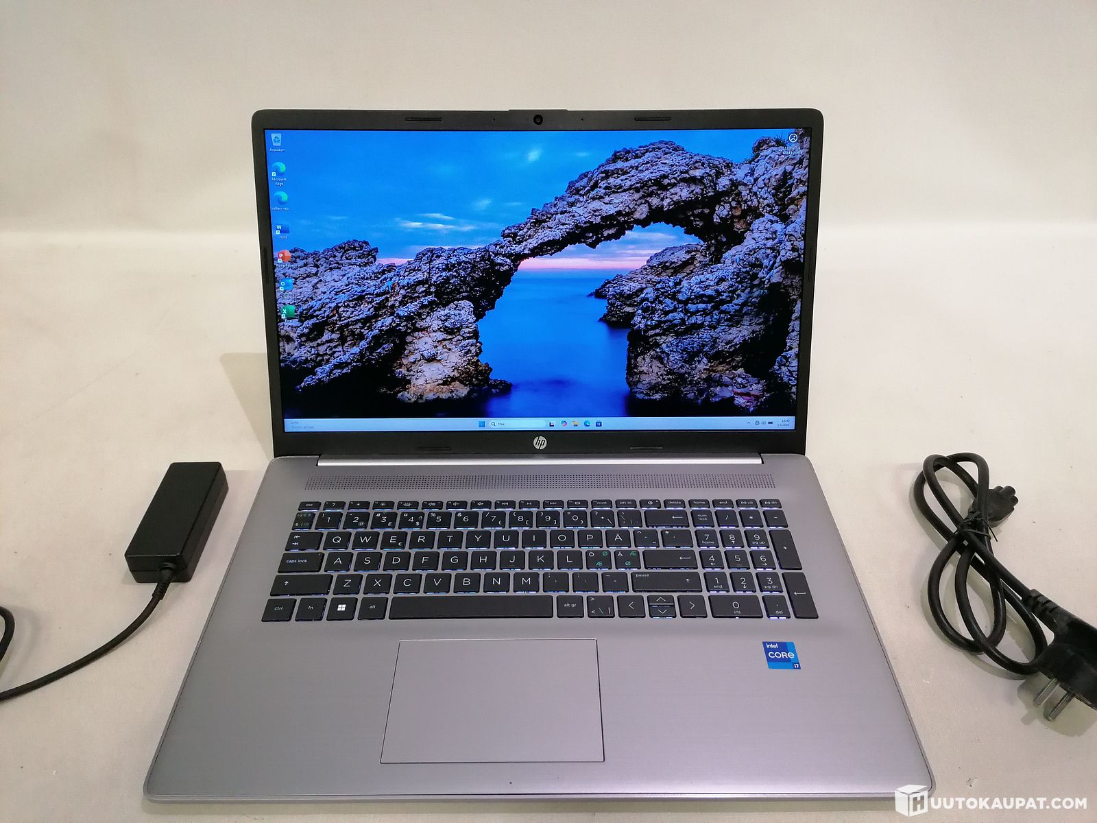 Loistava HP Elitebook 470 G8 Kannettava 17,3" / i7-1165G7 / 16GB / 512 ...