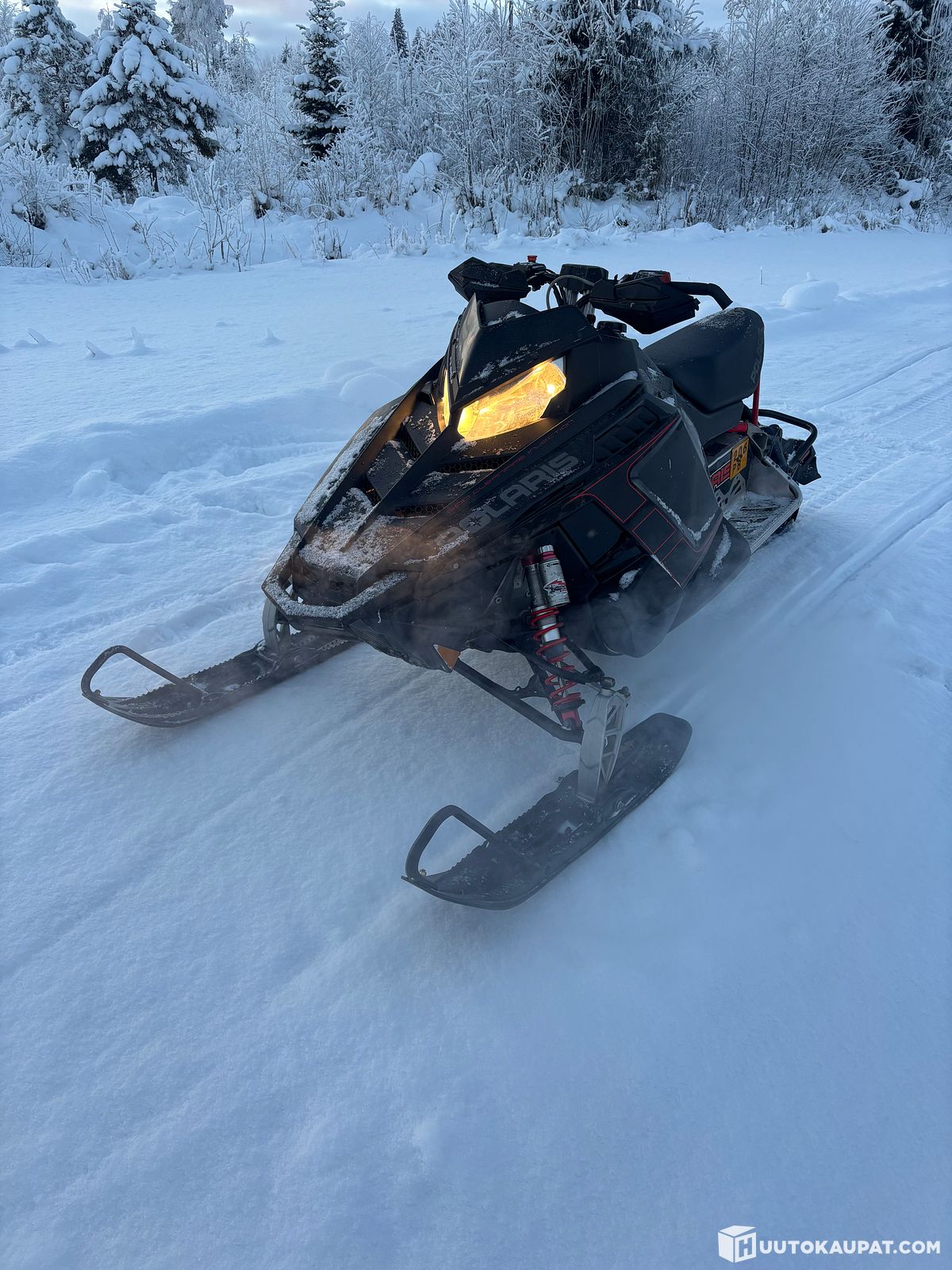 Polaris rush 600 2-T ruisku Walker Evansin alustalla, Liperi ...