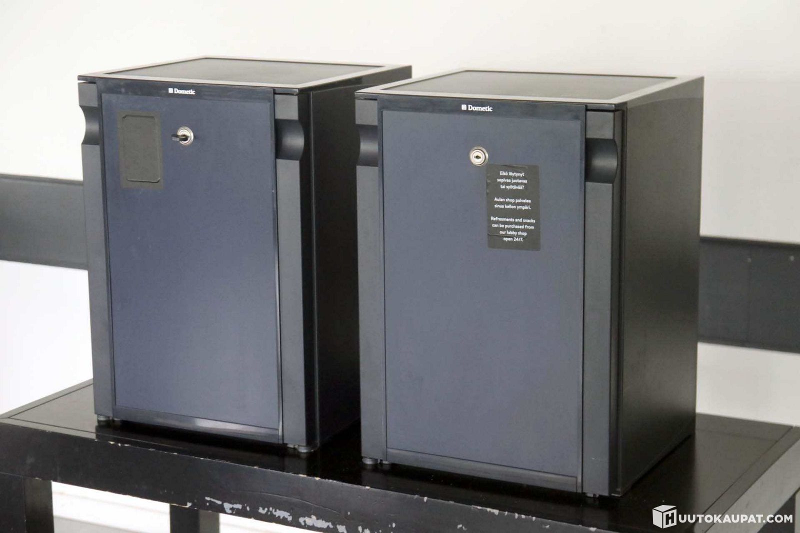 Dometic Hipro 4000 -minibaari /-jääkaappeja 2 kpl. K331, Espoo | Huutokaupat.com