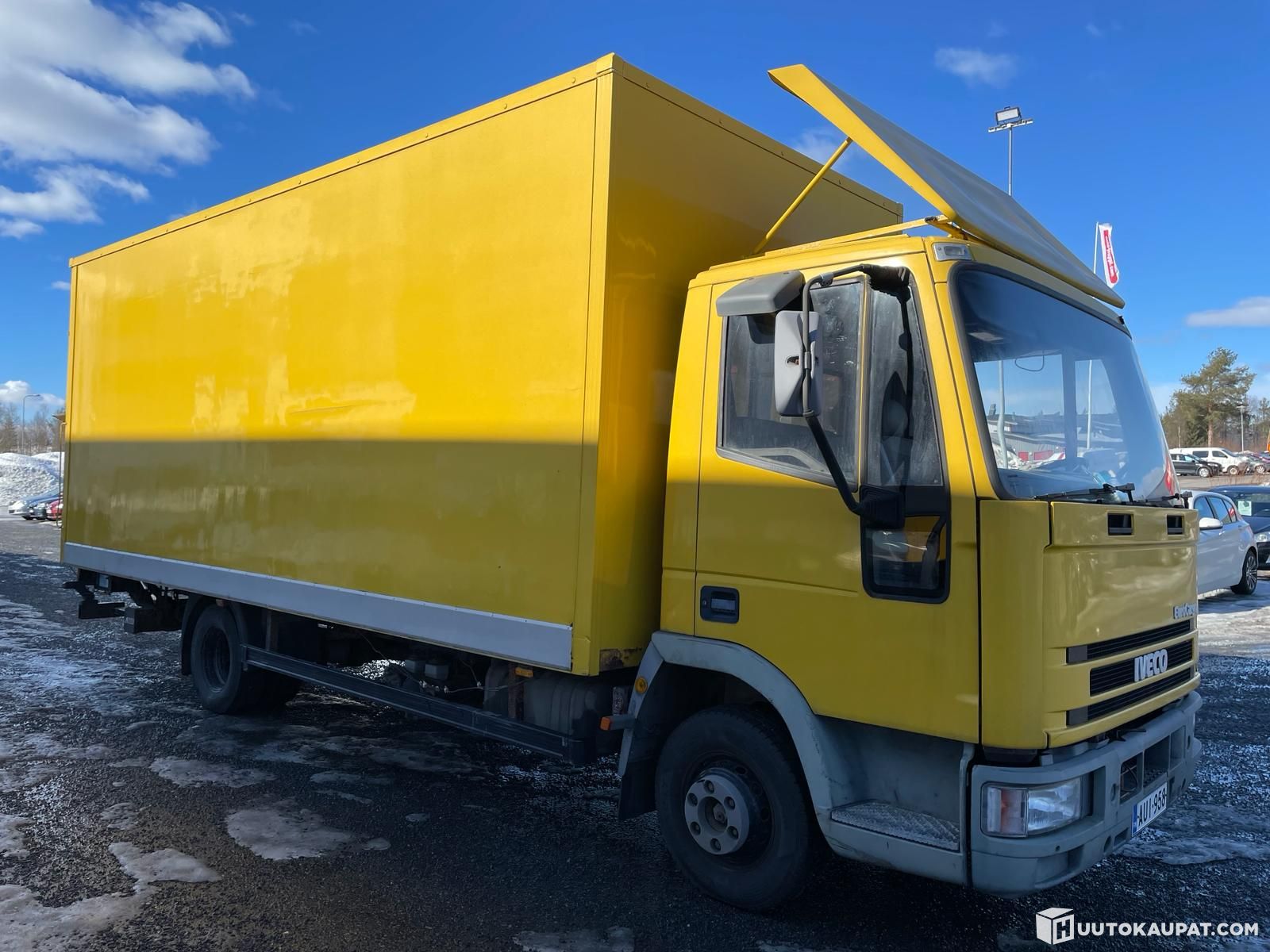 Iveco Euro Cargo 3.9 1999 + Paljon tavaraa! (Ski-Doo KELKKA, renkaita ...