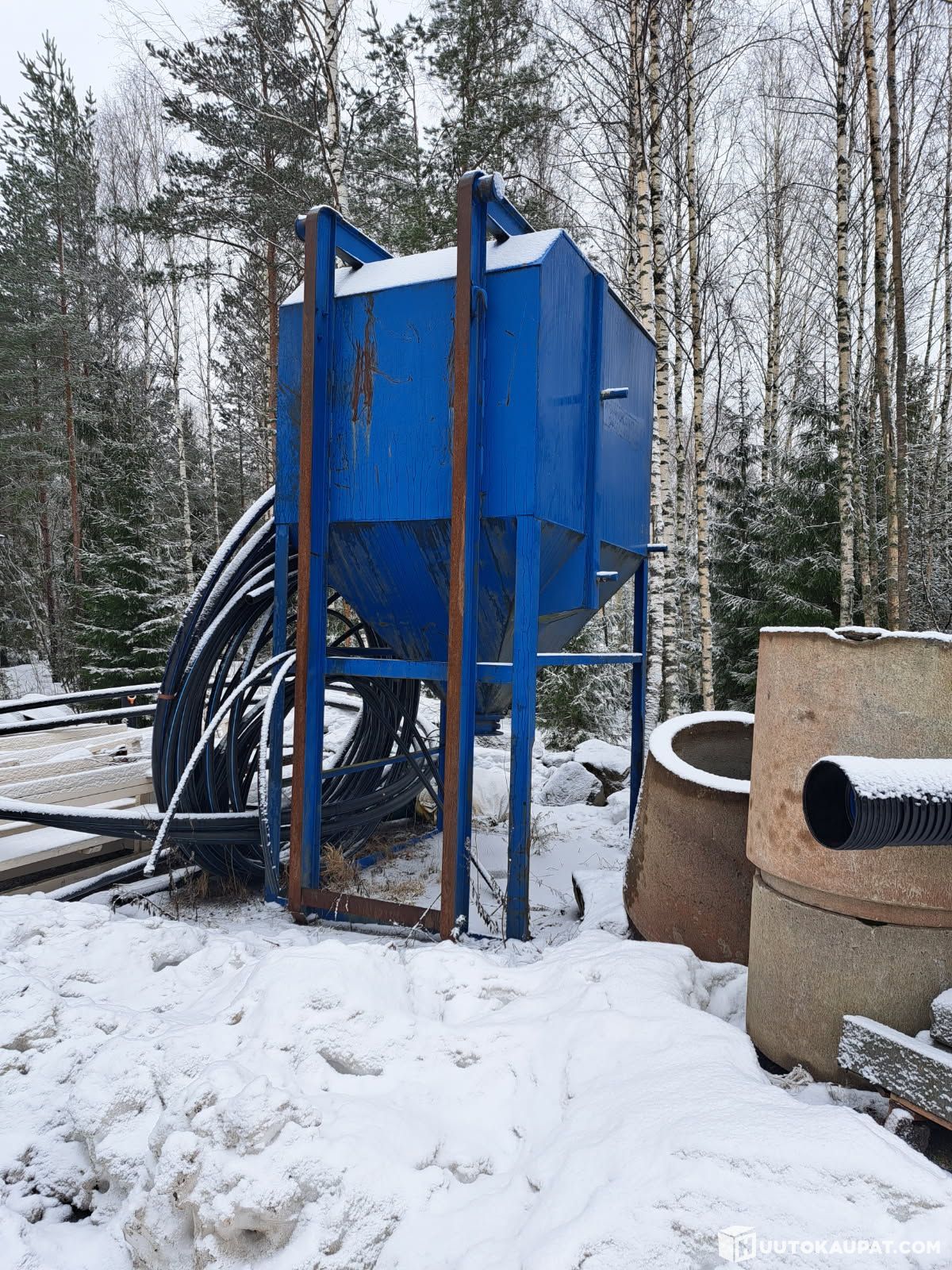 Hiekkasiilo / Siilo vaihtolavakiskoilla, Espoo | Huutokaupat.com