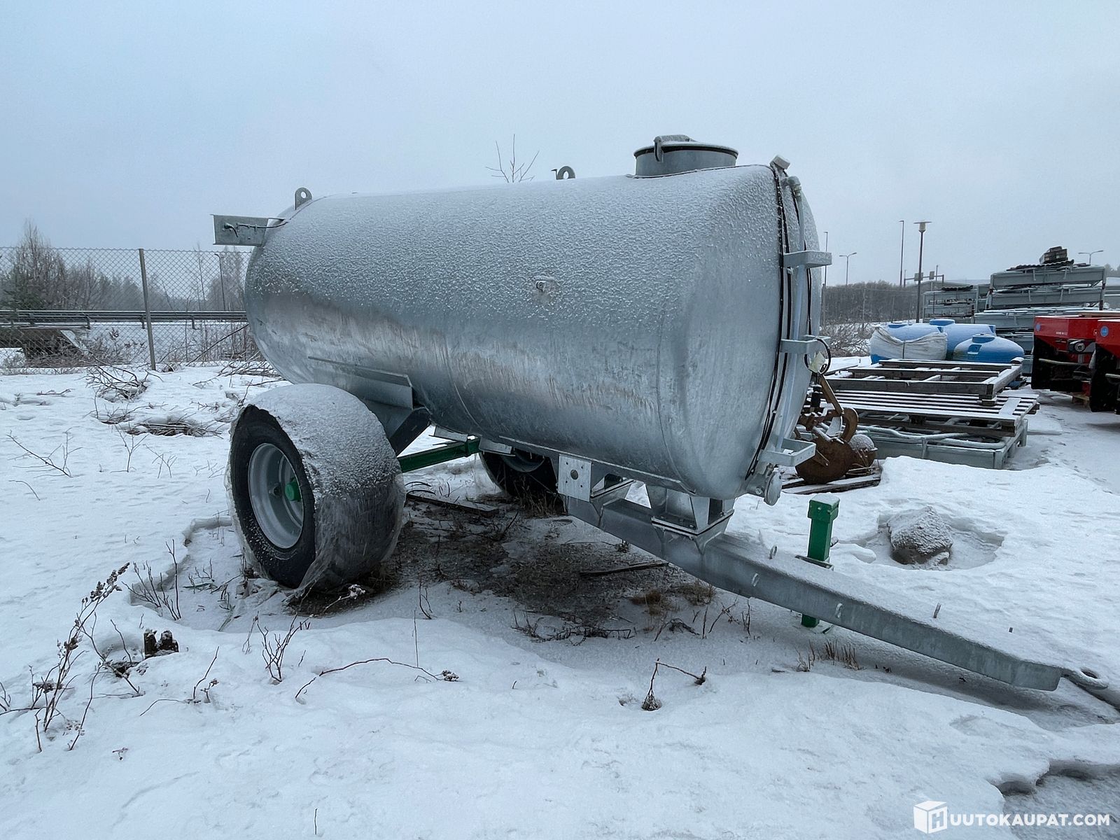 Traktorilla hinattava vesisäiliö 6000l, Turku | Huutokaupat.com