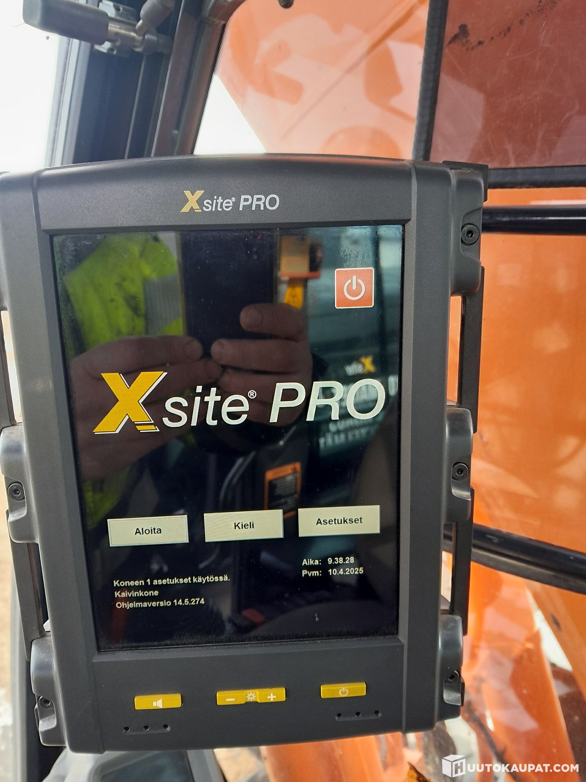 Novatron Xsite 3D-koneenohjausjärjestelmä. Rahoitusyhtiön lukuun., Espoo | Huutokaupat.com