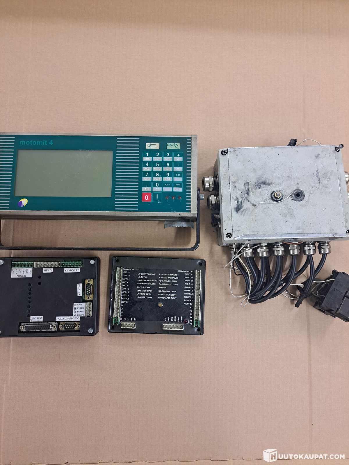 Motomit 4 tietokone+boxit, Vöyri | Huutokaupat.com