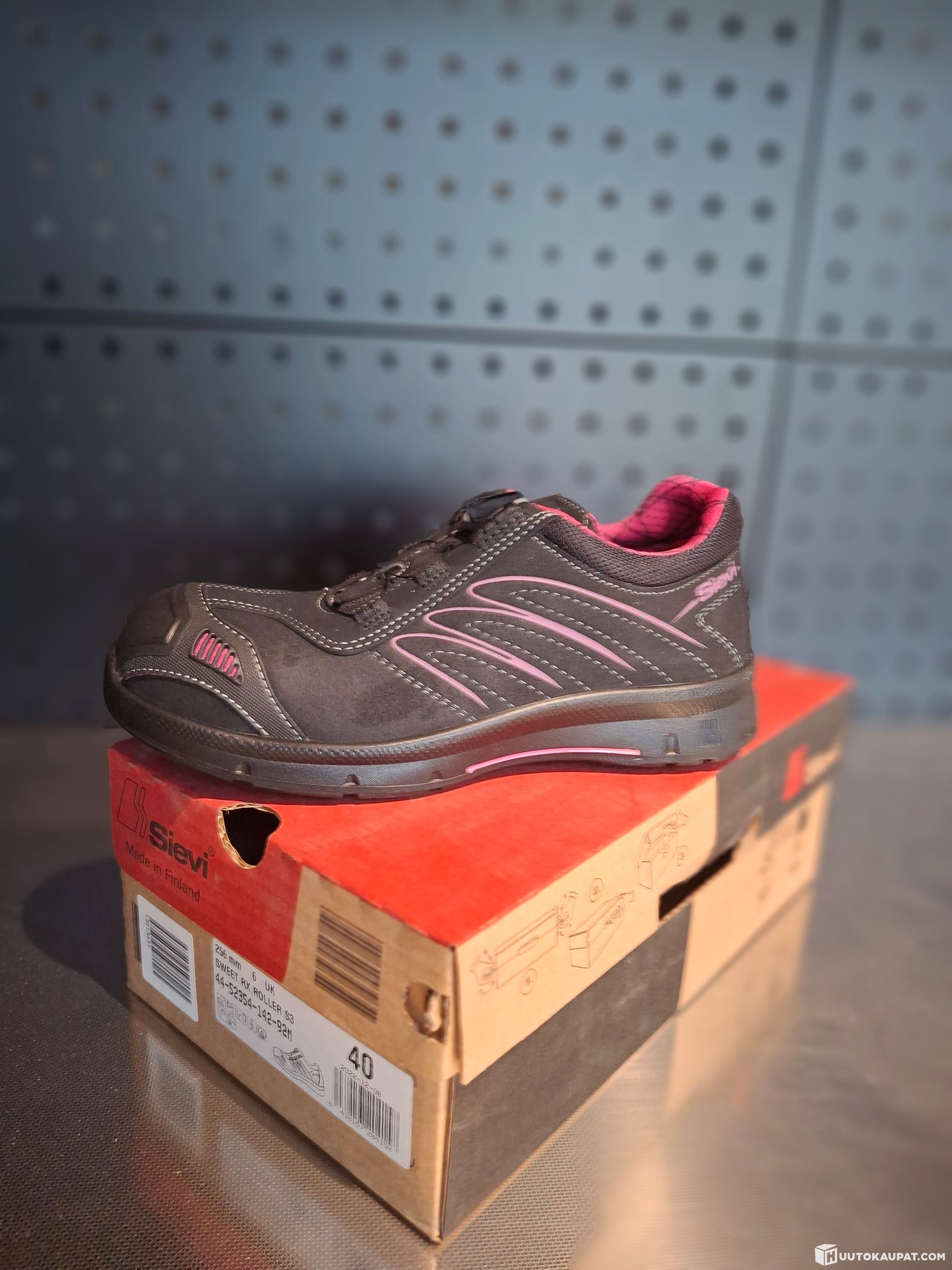 Discontinued model! Sievi Sweet RX Roller S3 safety shoe — women's size ...