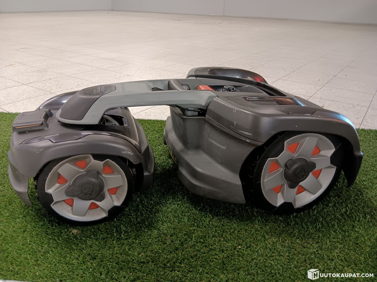 Robottileikkuri Husqvarna AM 435X AWD, Raasepori | Huutokaupat.com