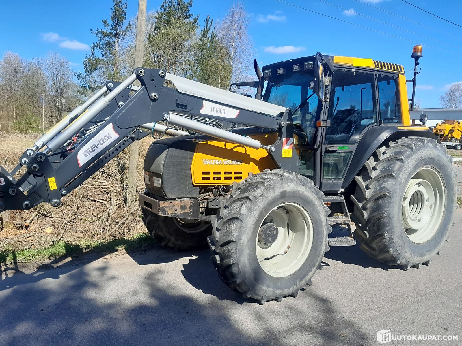 Ulosmitattu Valtra Valmet 6850 traktori / Utmätt Valtra Valmet 6850 traktor, Laitila ...