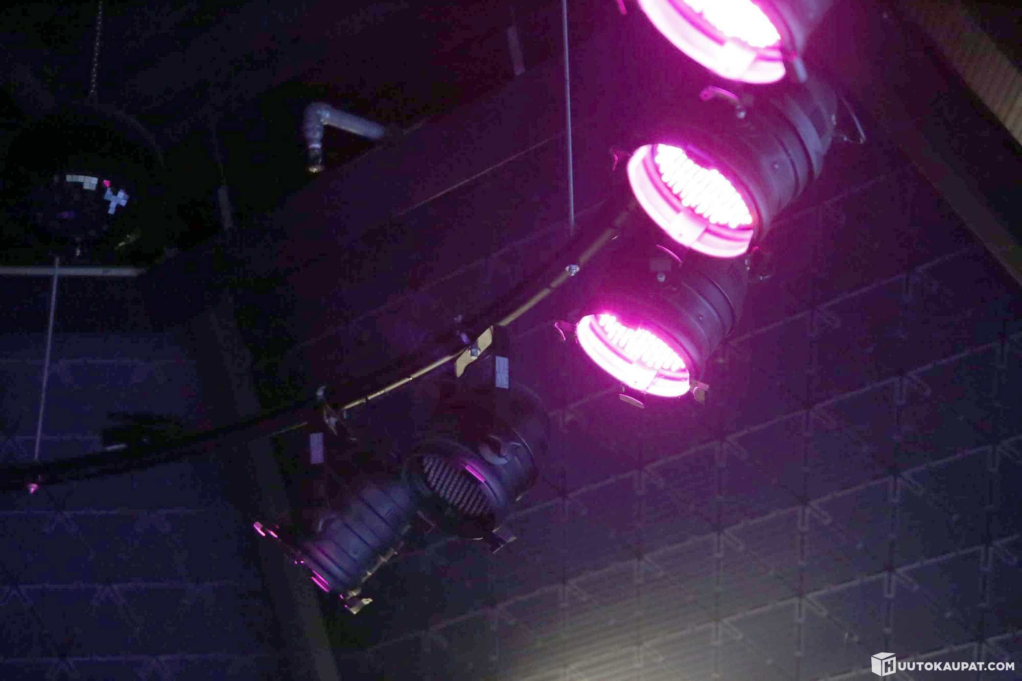 Valokalustoa: 7 kpl LED PAR, 5 kpl diskopallo, 1 kpl PAR tölkki, 3 kpl profiilivalo. RFL13/177 ...