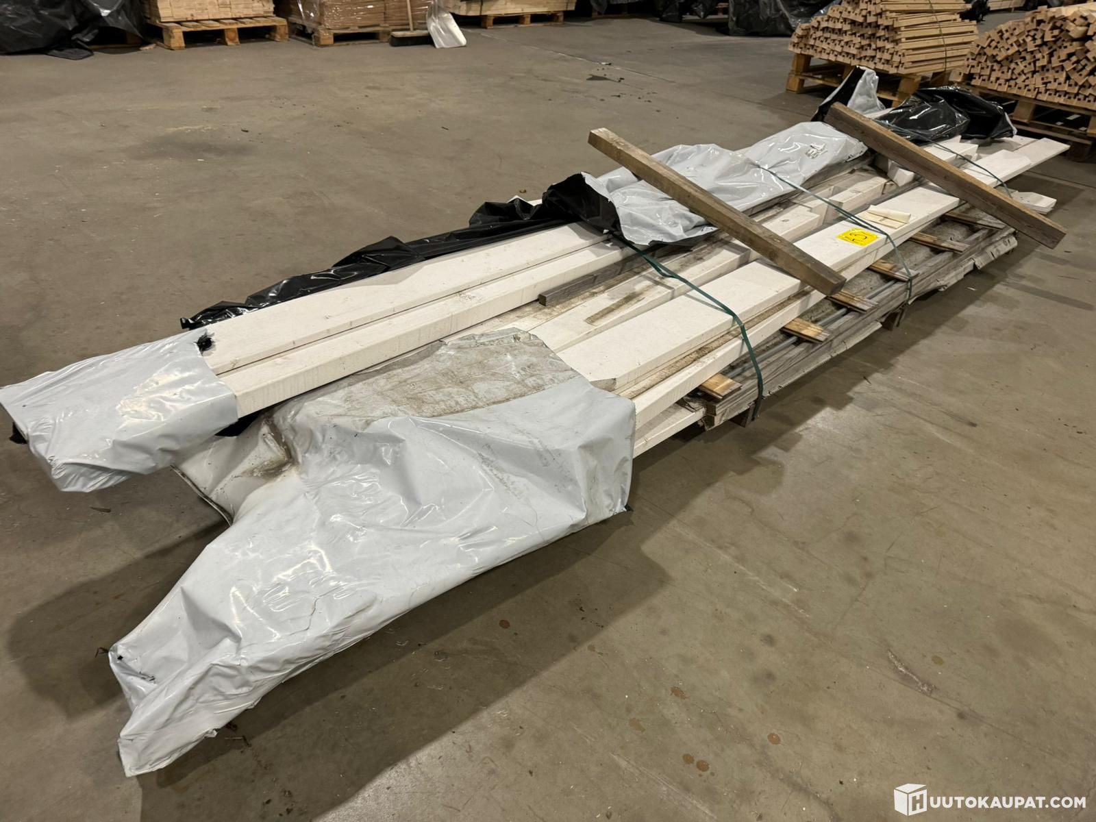 Puutavara palkkeja sekä tolppia Erä A31, Seinäjoki | Huutokaupat.com