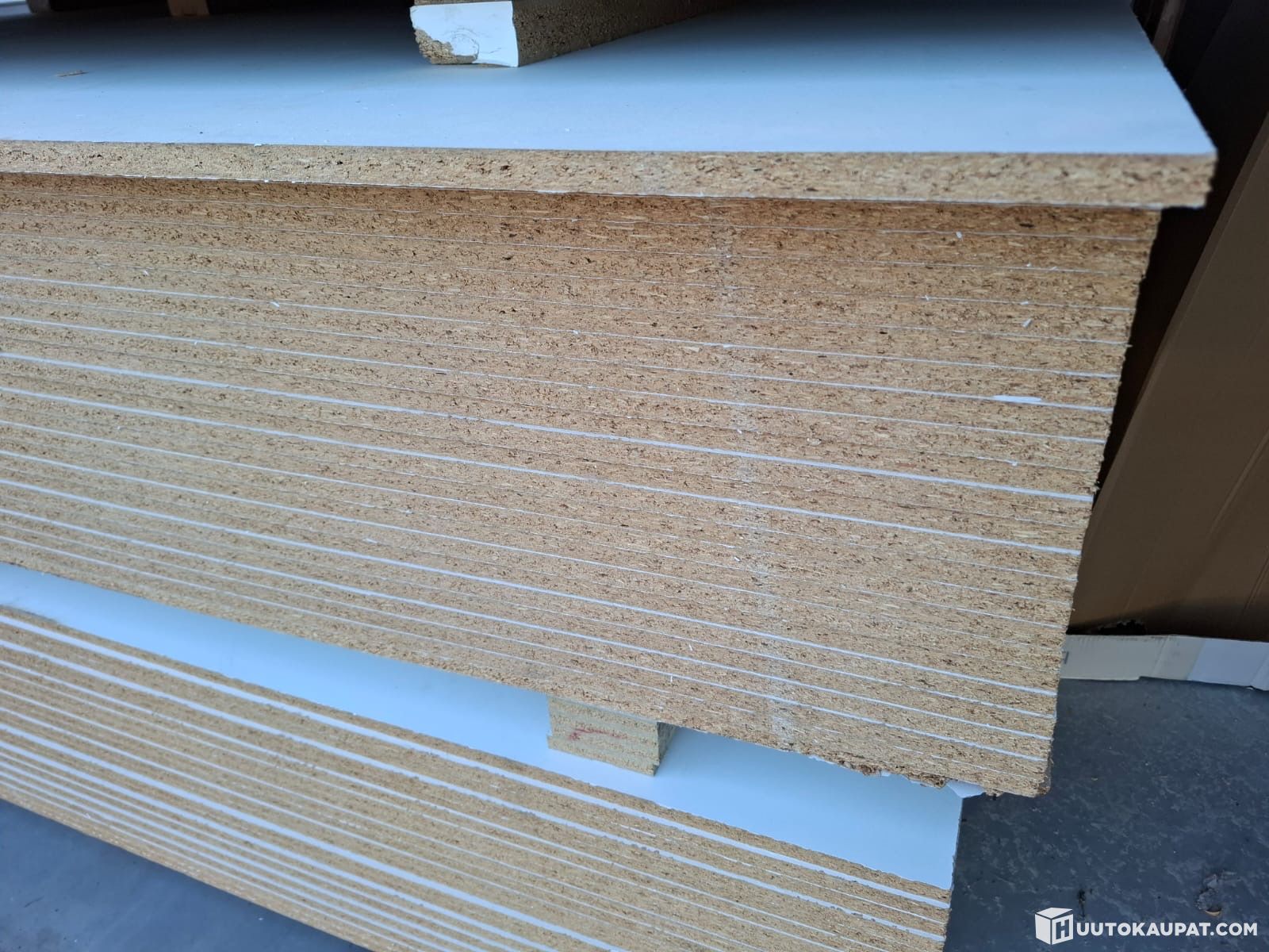 Melamiinilevy 16x2650x2070 mm valkoinen 25kpl, Oulu | Huutokaupat.com