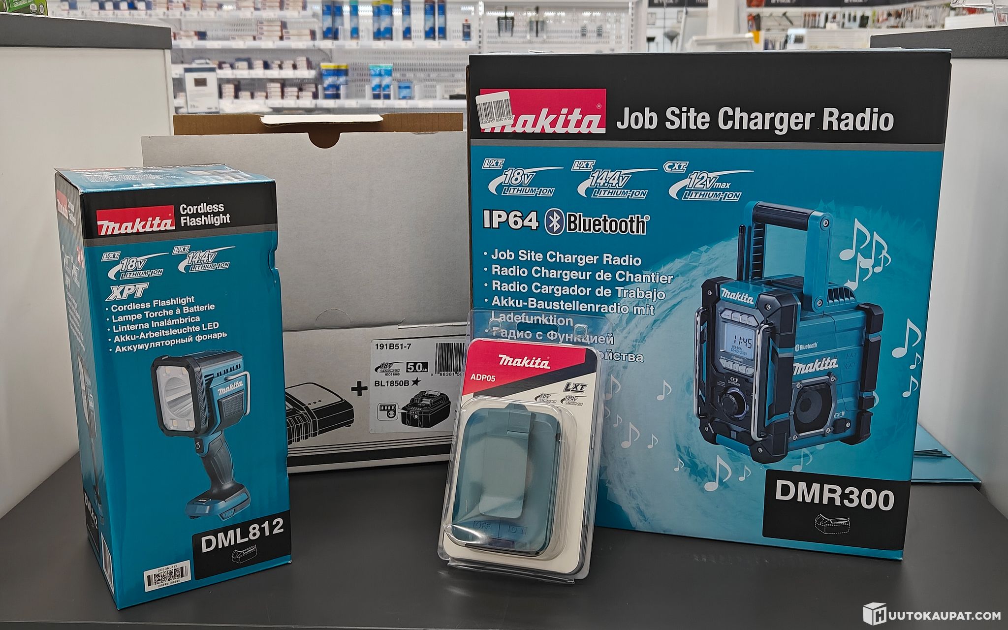 Makita Radio and Worklight + Adapter, 2x Batteries, Charger ...