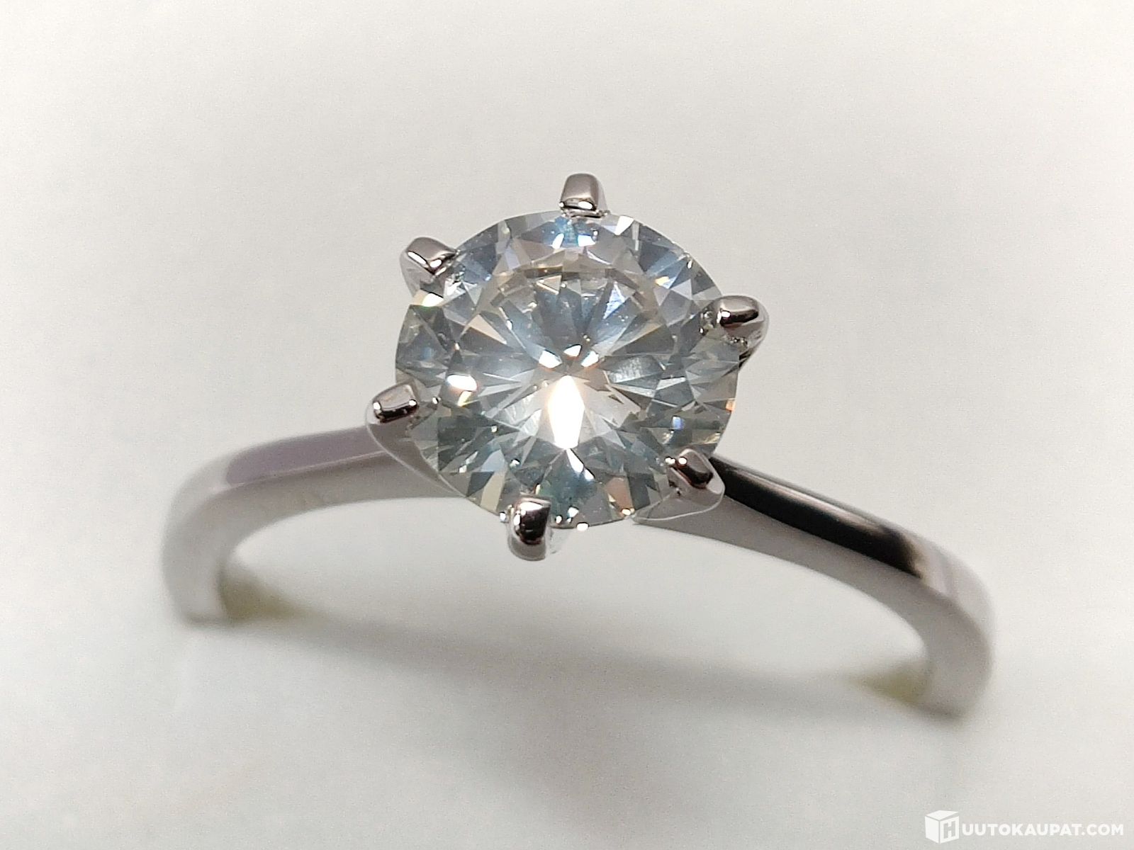 Timanttisormus 0,98ct VS 14k valkokultaa ** Juuri toimestamme tarkastutettu! **, Tuusula ...