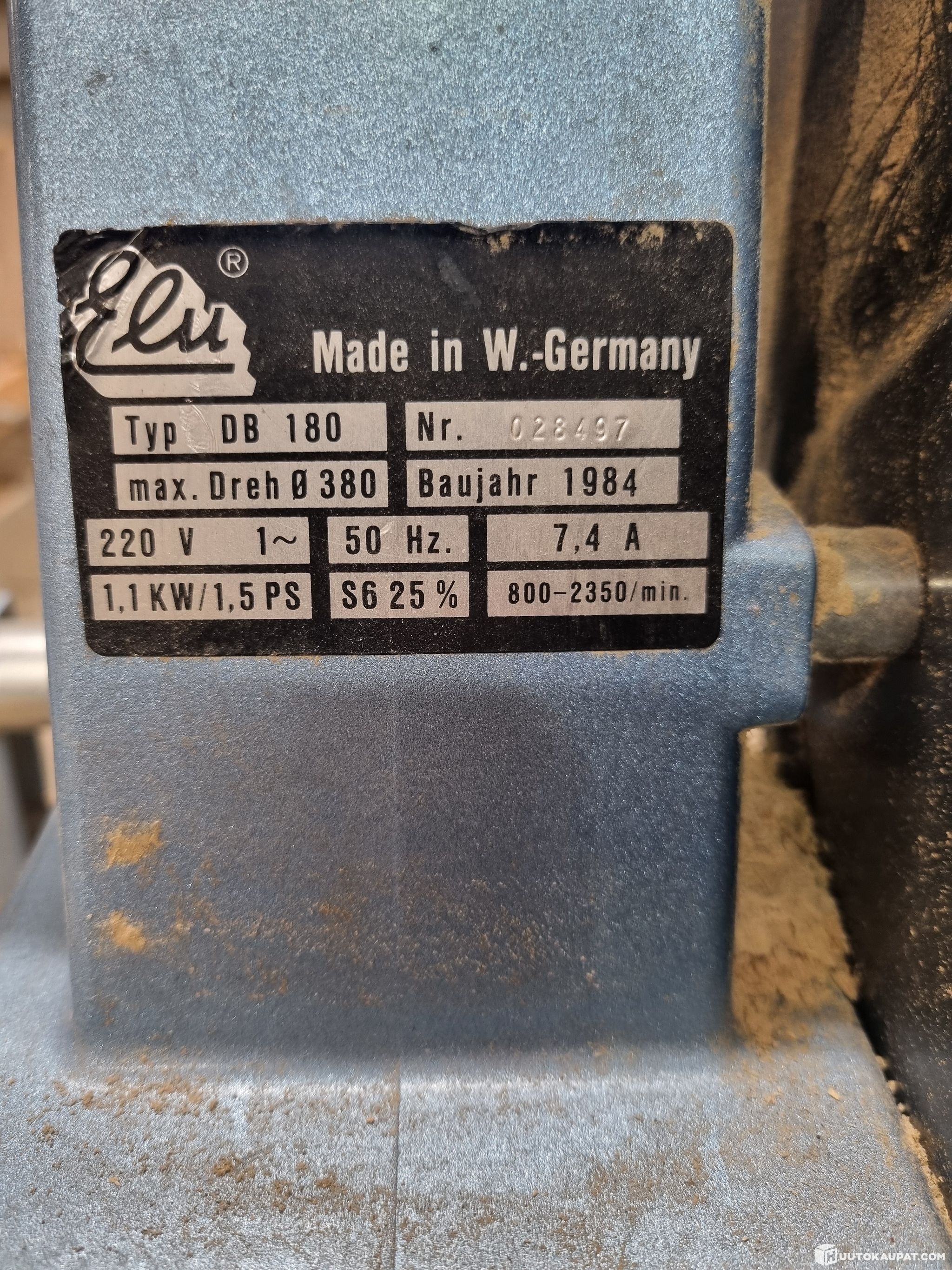 Wood lathe and chisels, Hyrynsalmi | Huutokaupat.com