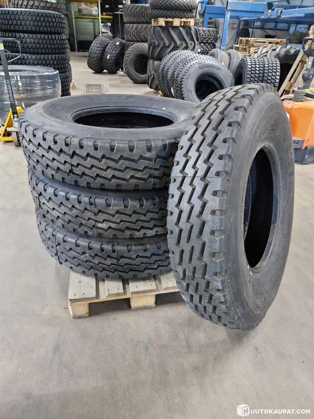 Renkaat 12.00R24 156K GoodYear G186, Sastamala | Huutokaupat.com