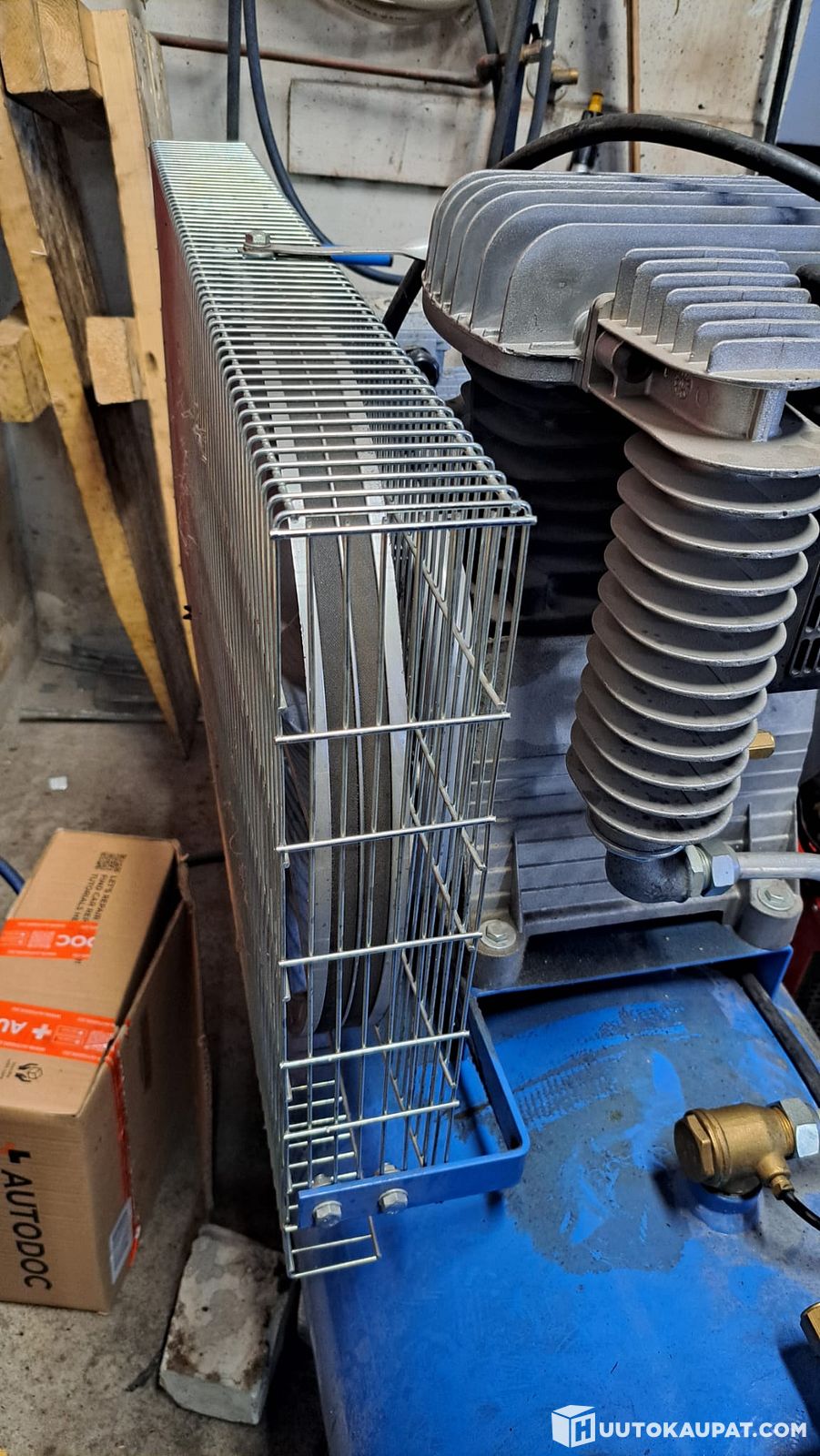 Aicon paineilmakompressori 200 litraa, max 10 baria, Porvoo ...