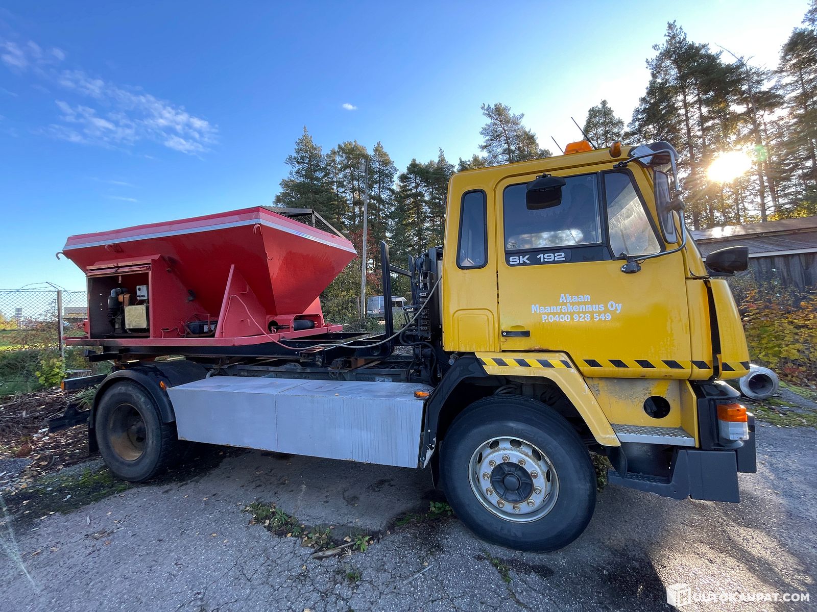 Sisu 192, 1995 + Hiekotin, Akaa | Huutokaupat.com