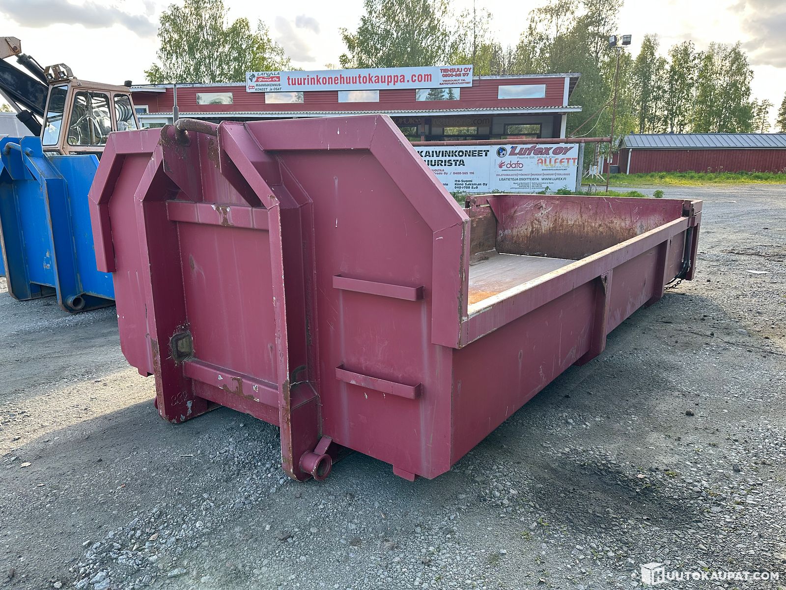 Soralava vaihtolava vaijeri sekä koukkutartunta hydraulinen perälauta ...