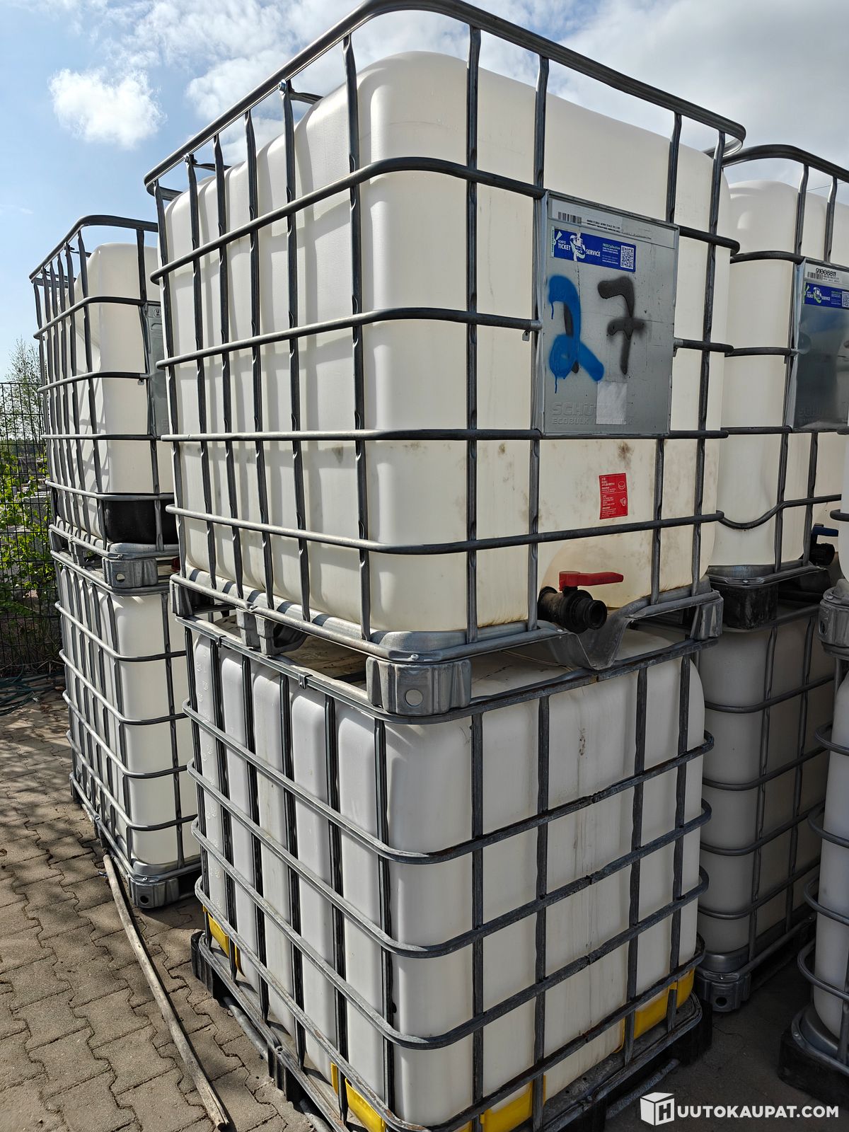 IBC säiliö 1000L, 4 kpl (28). Virberg Oy konkurssipesä (1952803-2), Tuusula | Huutokaupat.com