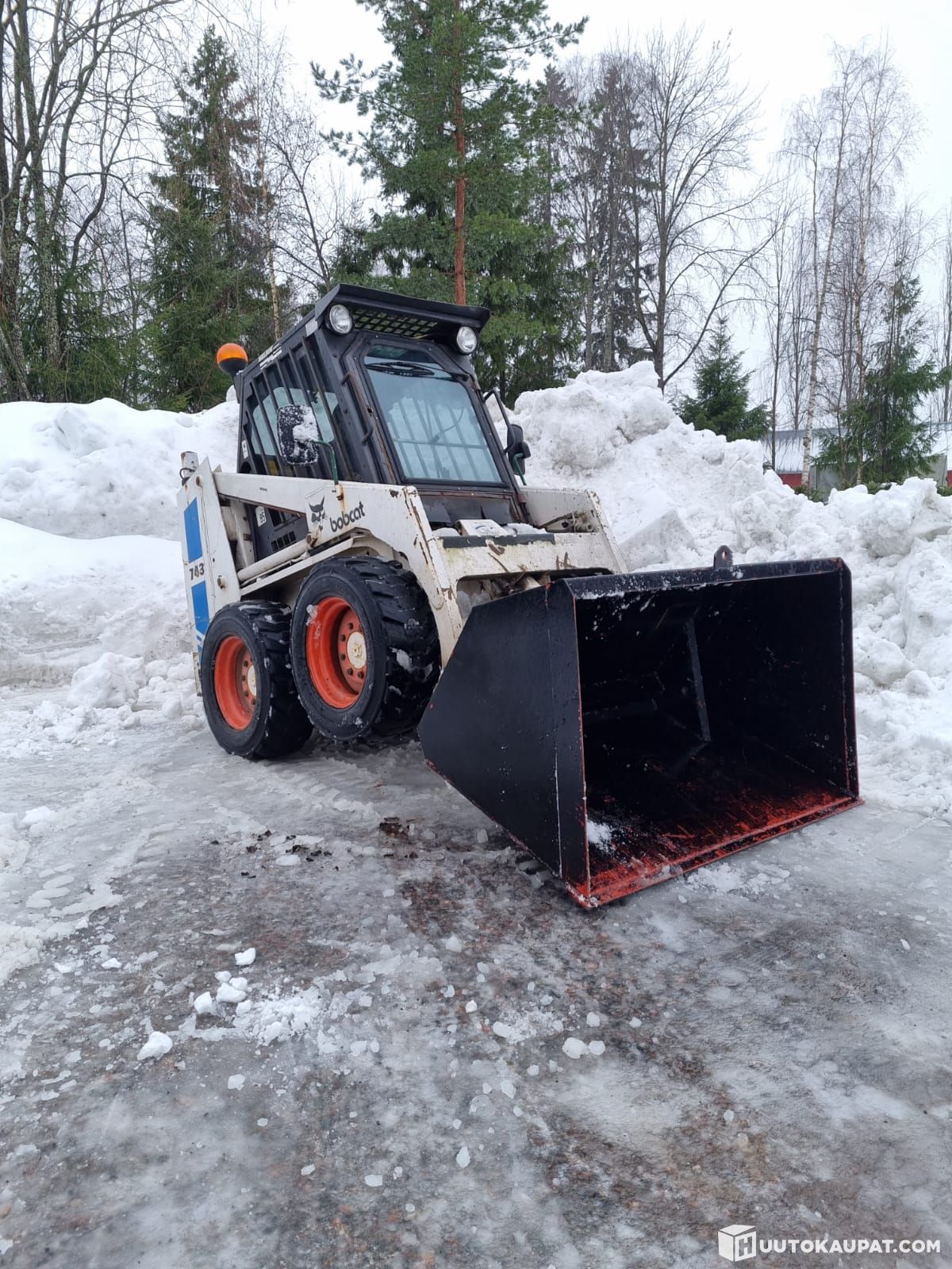 Bobcat 743, 1988 (4x4), liukuohjattu + lumikauha, Tuusula | Huutokaupat.com