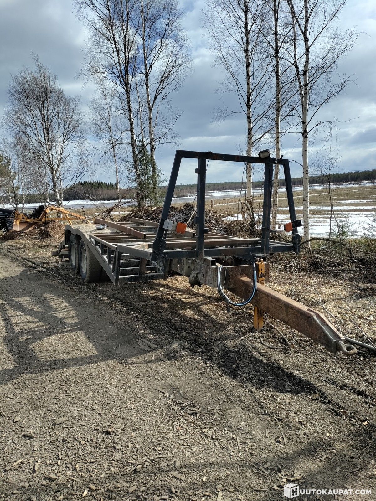 Sisu Traktorin perään lavetti, Kajaani | Huutokaupat.com
