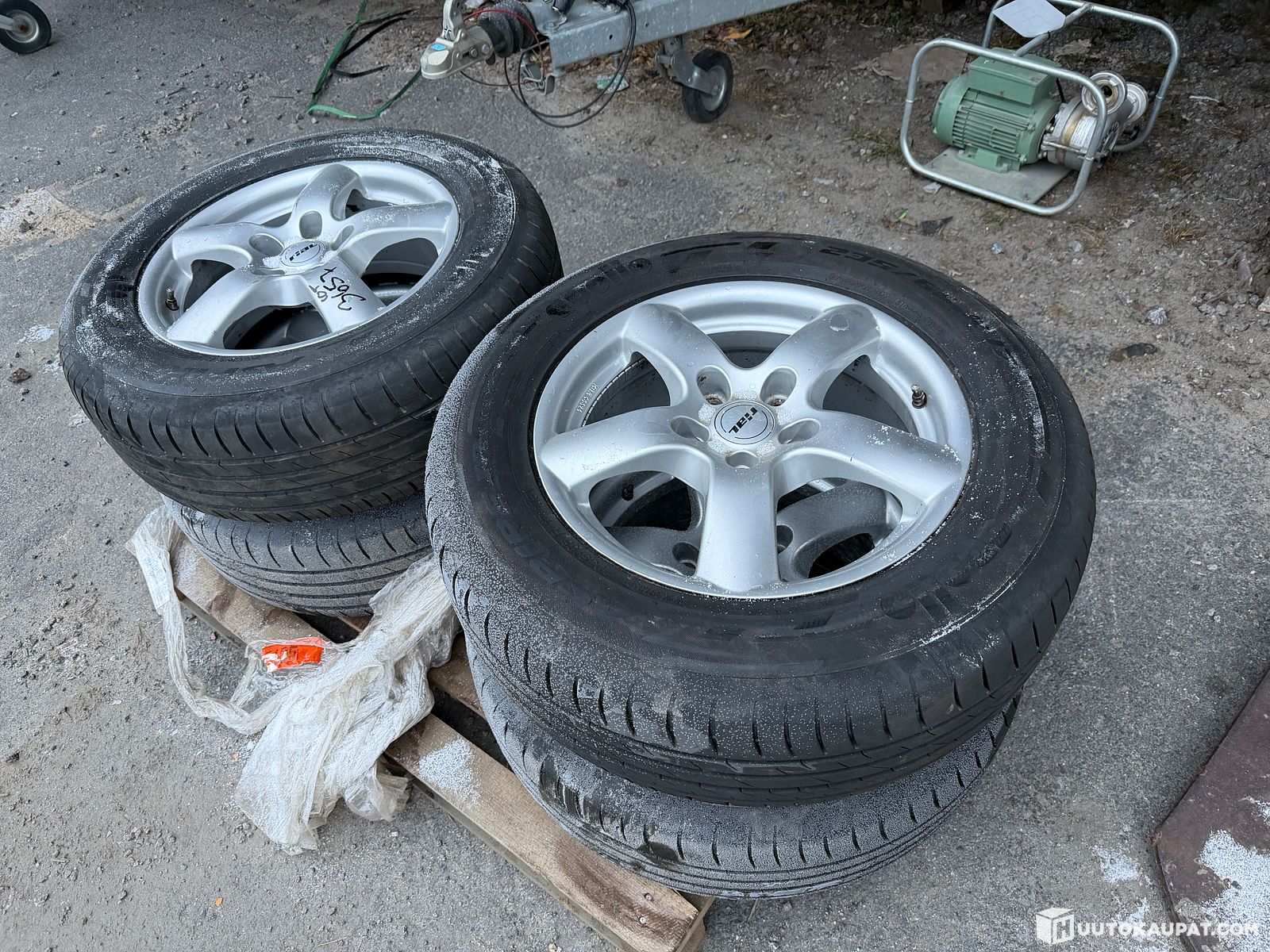 Transporter tyres with rims., Alavus | Huutokaupat.com