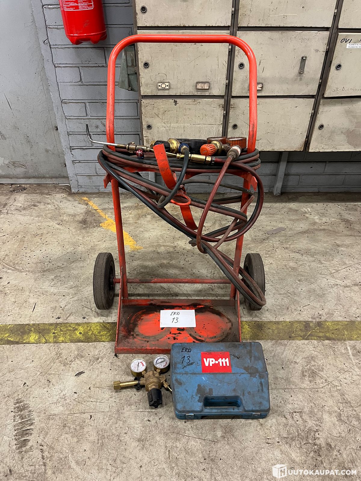 Autokorjaamon työkaluja, kaasupullokärryt ja poltinsarja, Erä 13 ...