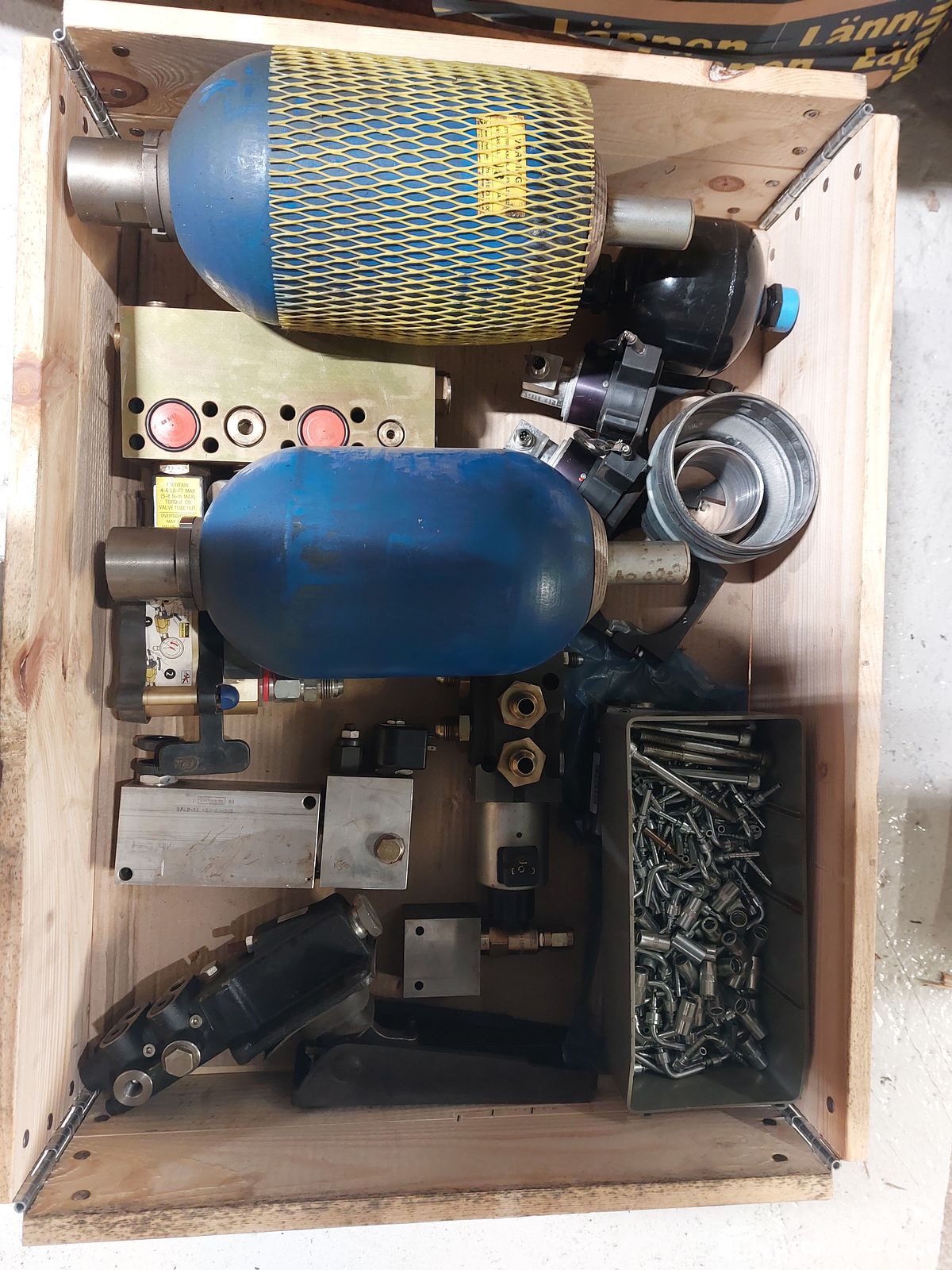 Valve blocks, expansion tanks, reels, etc., Loimaa | Huutokaupat.com