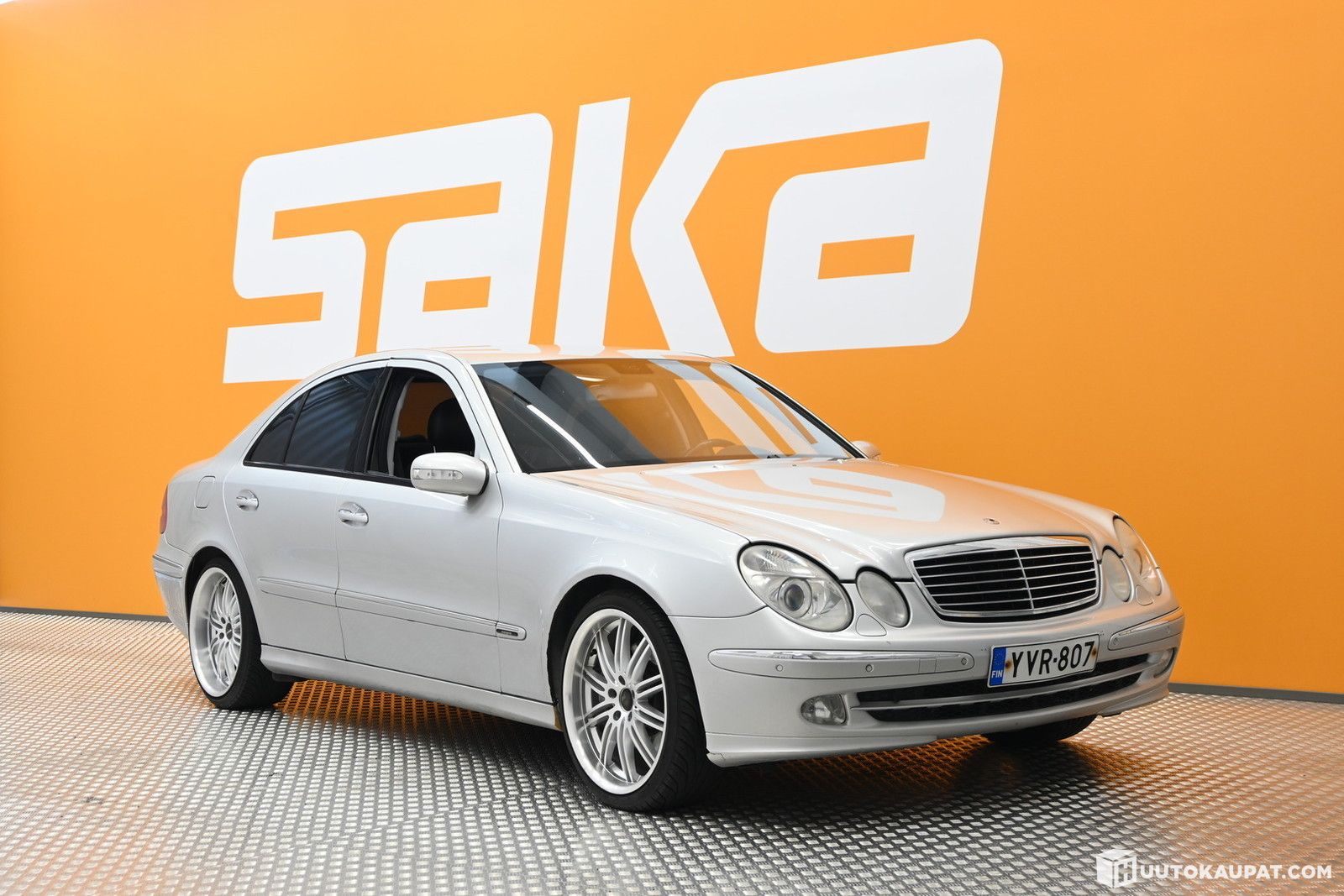 Mercedes-Benz E500 ** V8 / Xenon / Nahkasisusta / Ilma-alusta **, 2002 ...