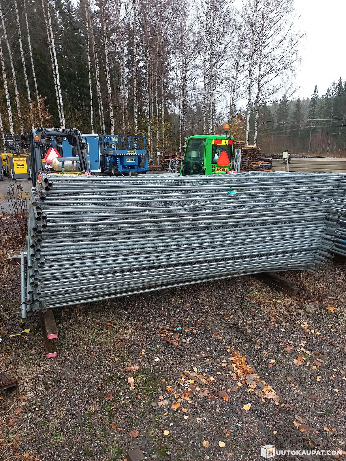 Myynnissä Ramirent Finland Oy:n (y-tunnus 2077956-8) omaisuutta: 30 kpl:tta korkea työmaa-aita ...