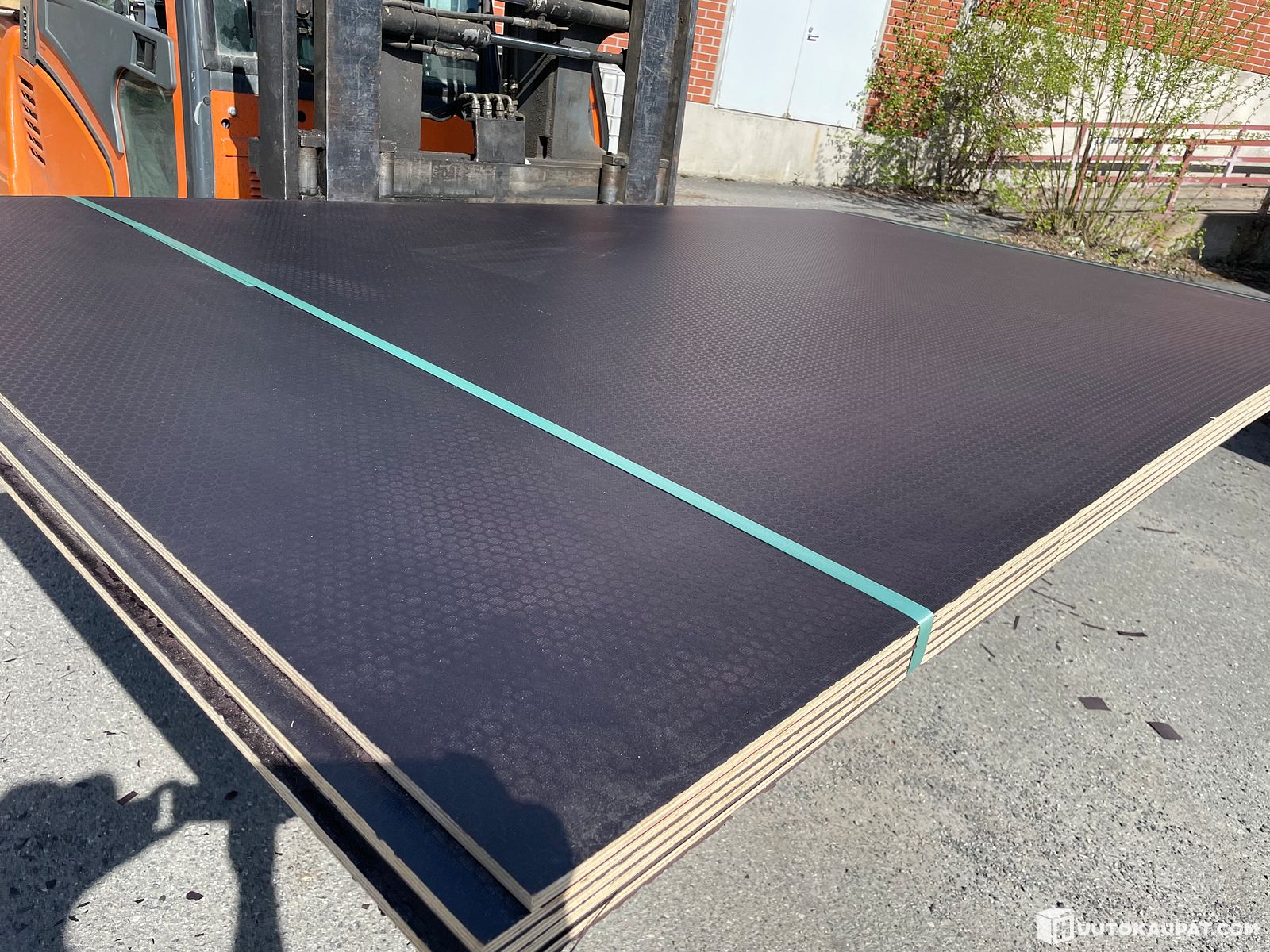 9mm filmivaneri n.22m2 erä 60., Valkeakoski | Huutokaupat.com