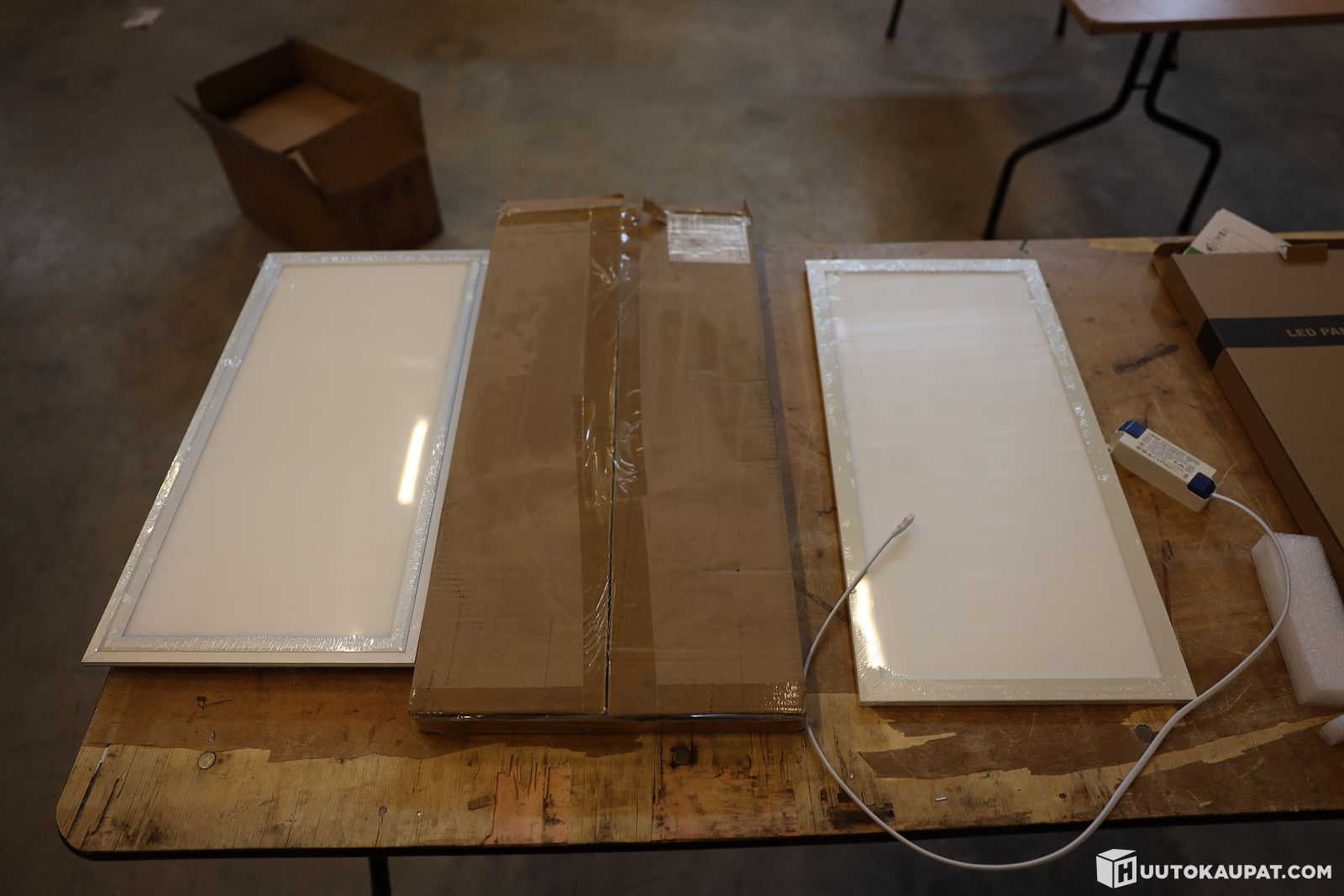Valopaneeli 30x60 cm, 33 kpl (125) WINLED OY LTD (0806098-0) kp ...